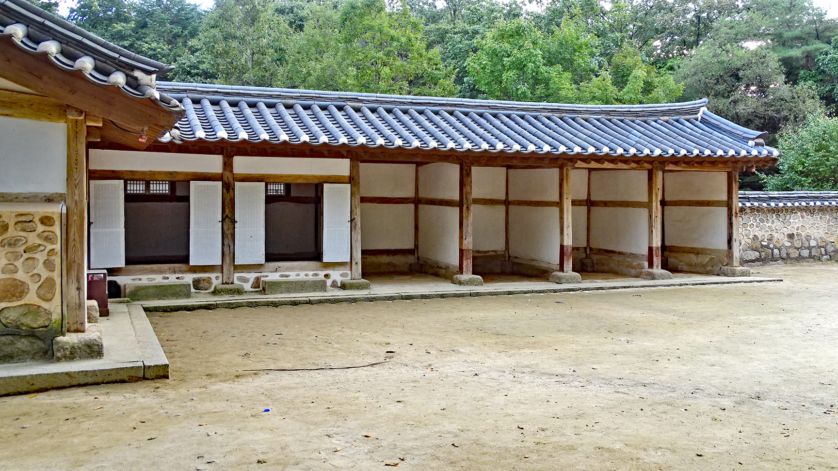 Royal Tomb of King Hyojong Caretaker's Storage and Preparation Rooms ...
