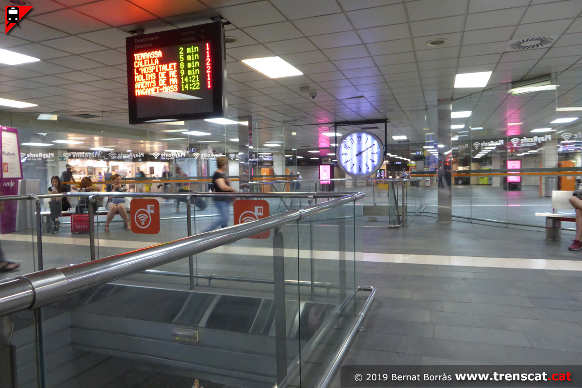 Estació Renfe/Fgc Barcelona - Plaça de Catalunya (R1/R3/R4/RG1/R12 ...
