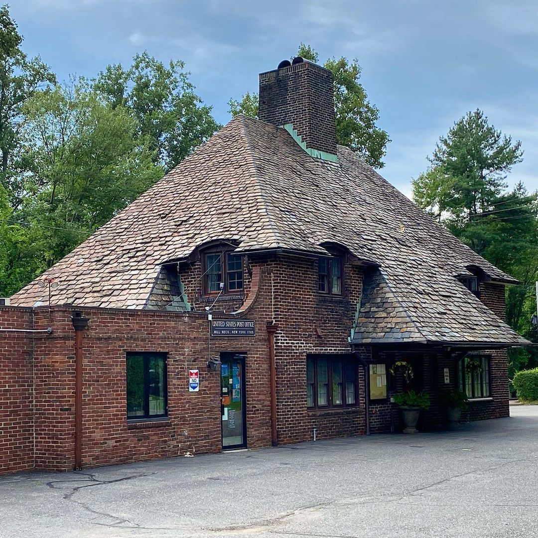 Mill Neck Village Hall & Post Office