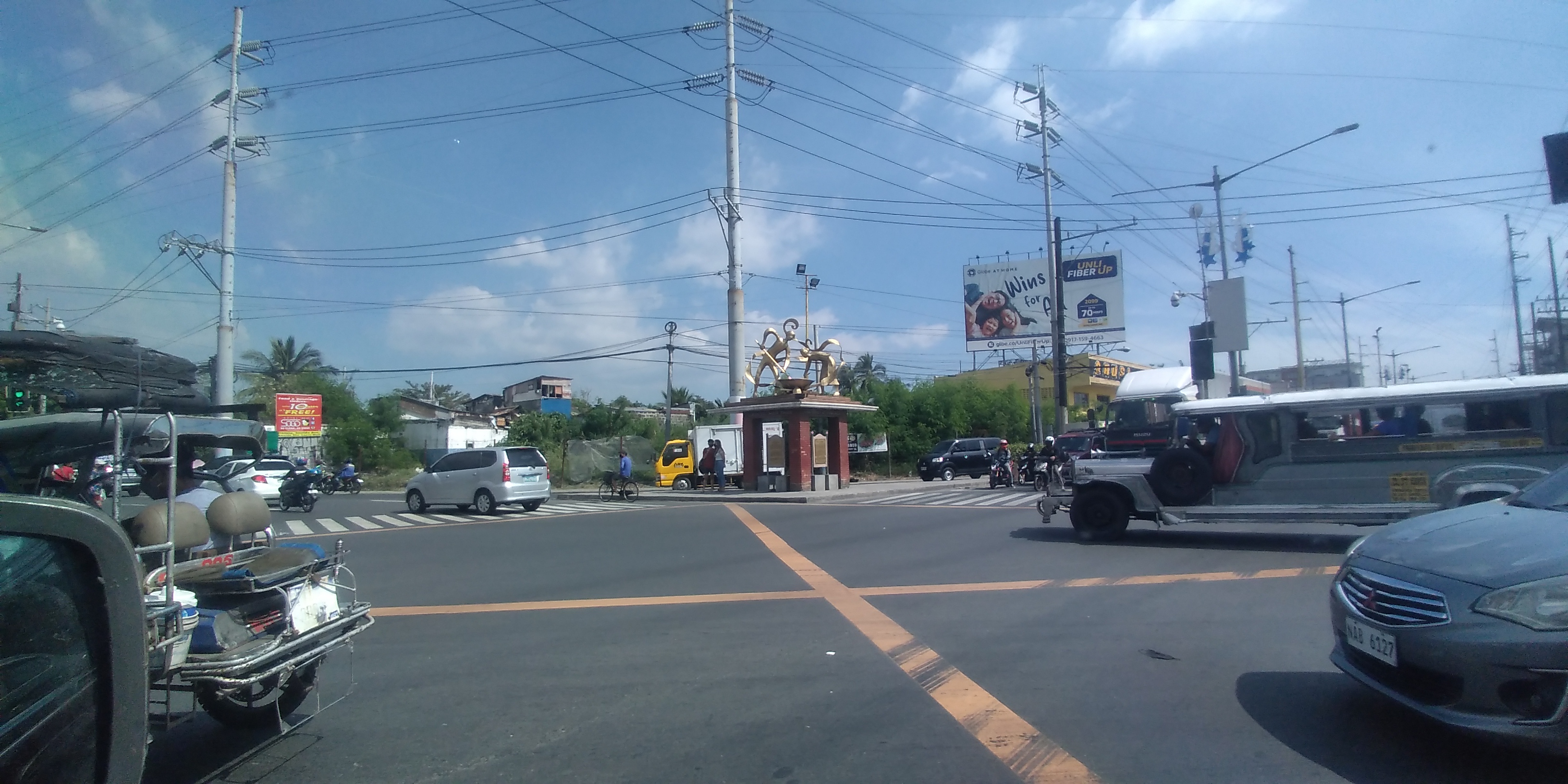 Ang Sepoy at Maglalatik Statue - Cainta