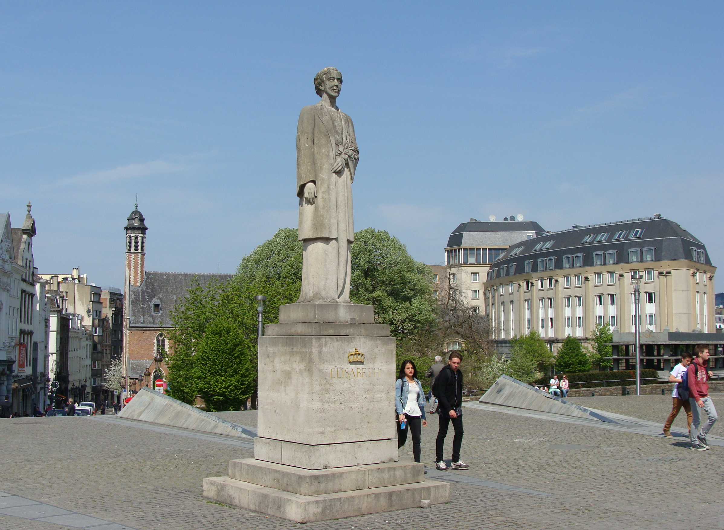 Standbeeld van Koningin Elisabeth - Brussel (stad)