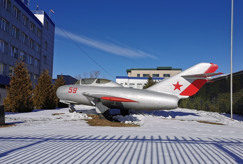 Mikoyan-Gurevich MiG-15UTI - Moscow