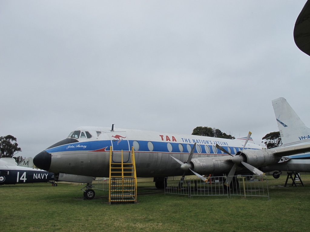 Vickers Viscount 818