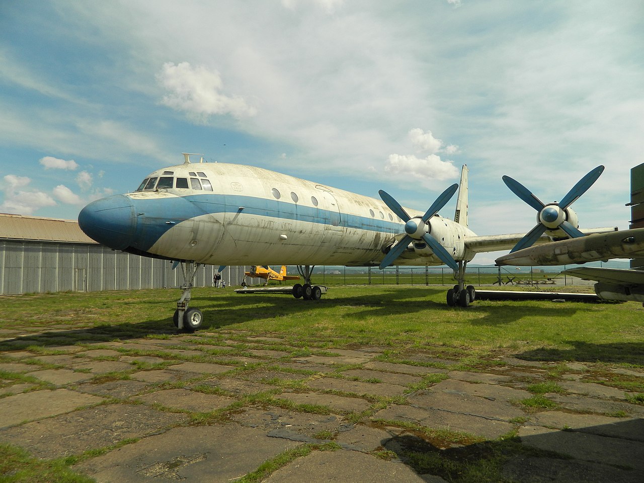 Ilyushin Il-18D - Košice