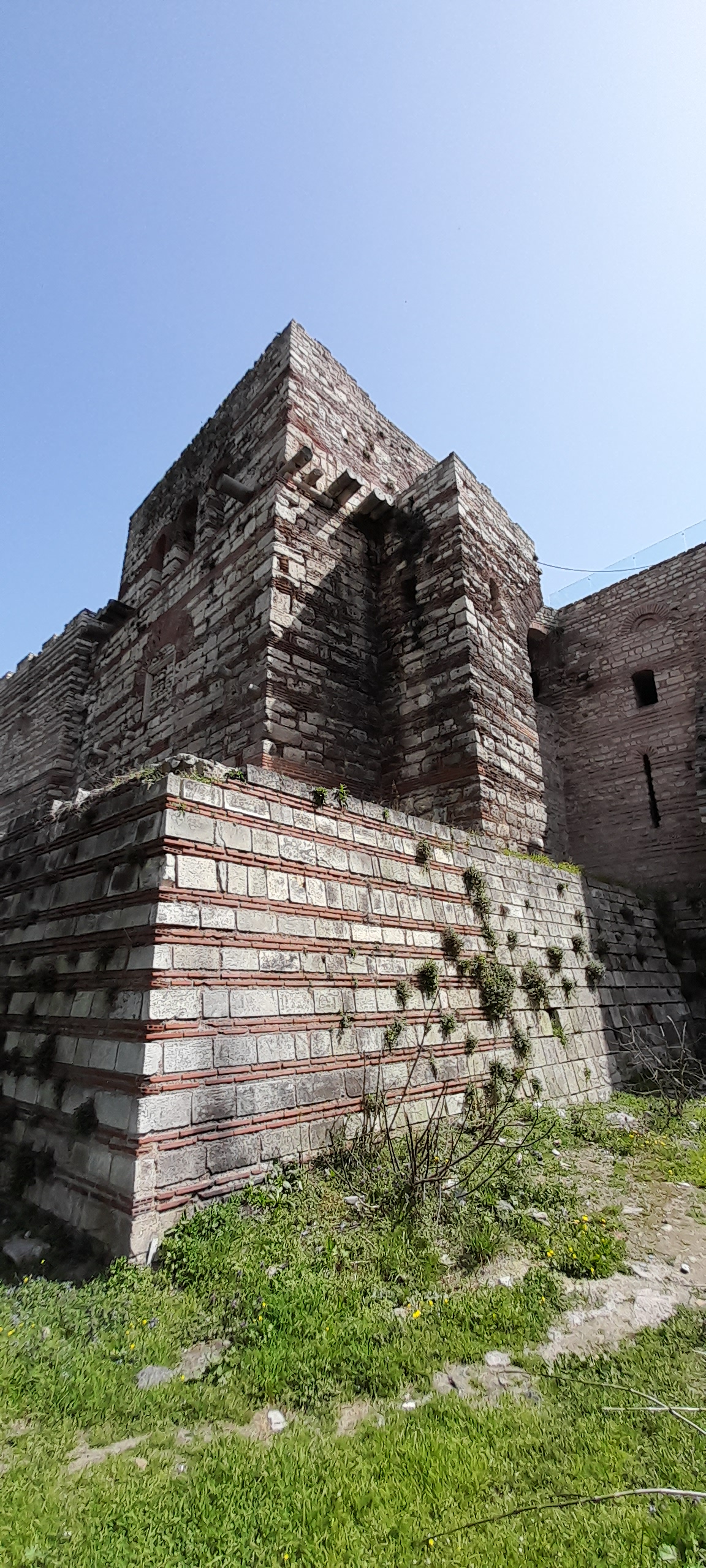 İsaak Angeles Kulesi - İstanbul Büyükşehir Belediyesi