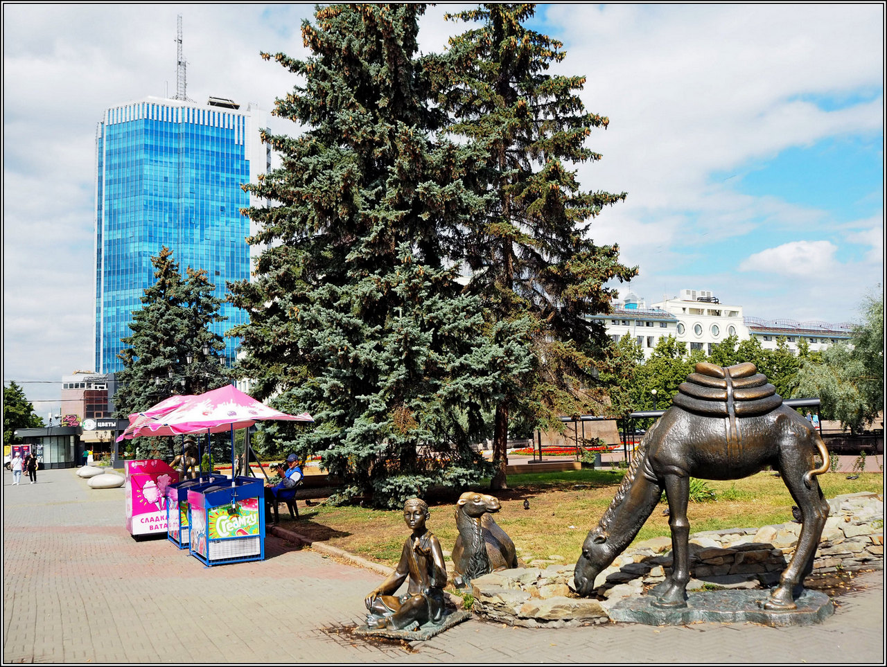 Sculptures "Boy with camels" - Chelyabinsk