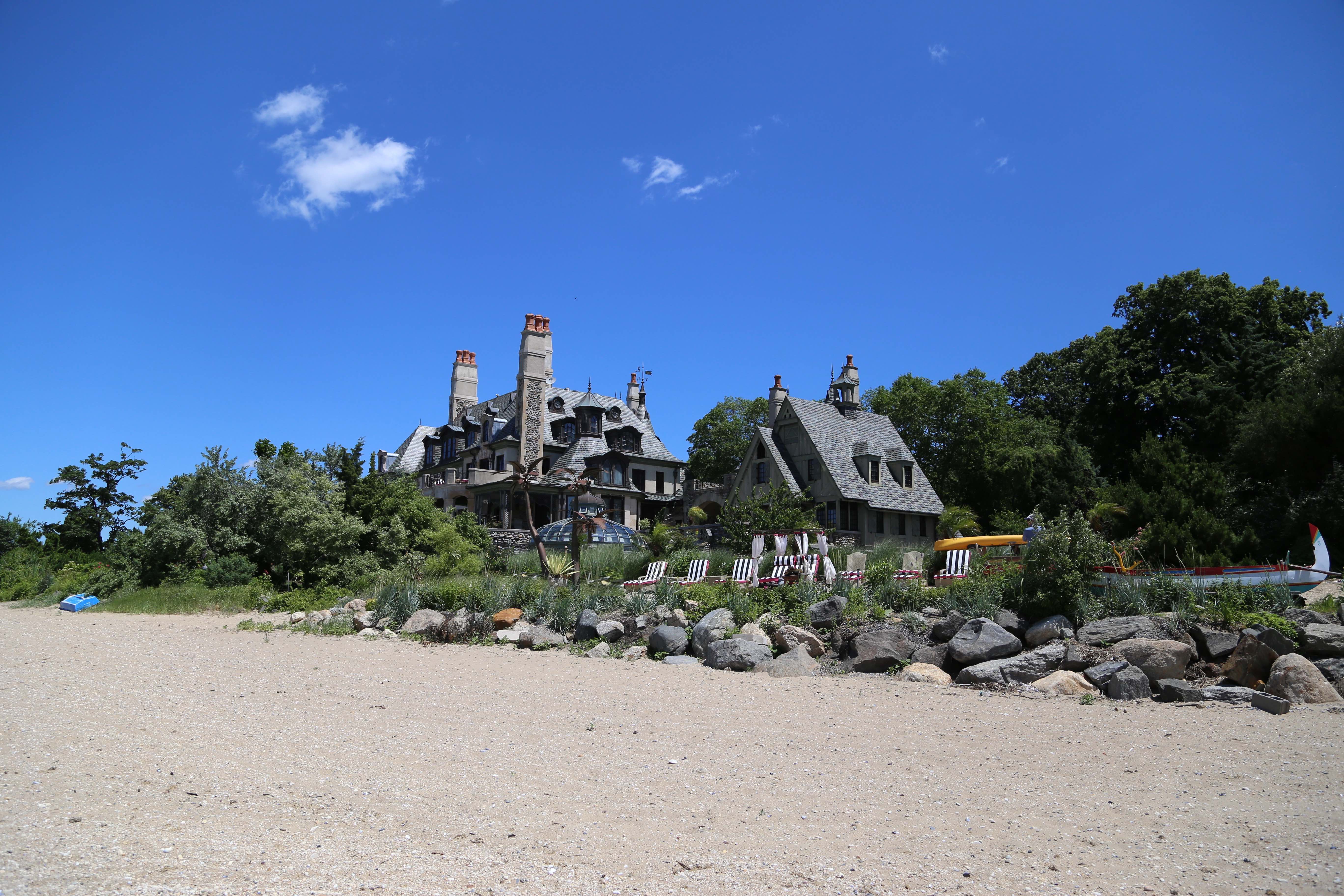 Sands Light Estate - Sands Point, New York | postmodern (architecture)