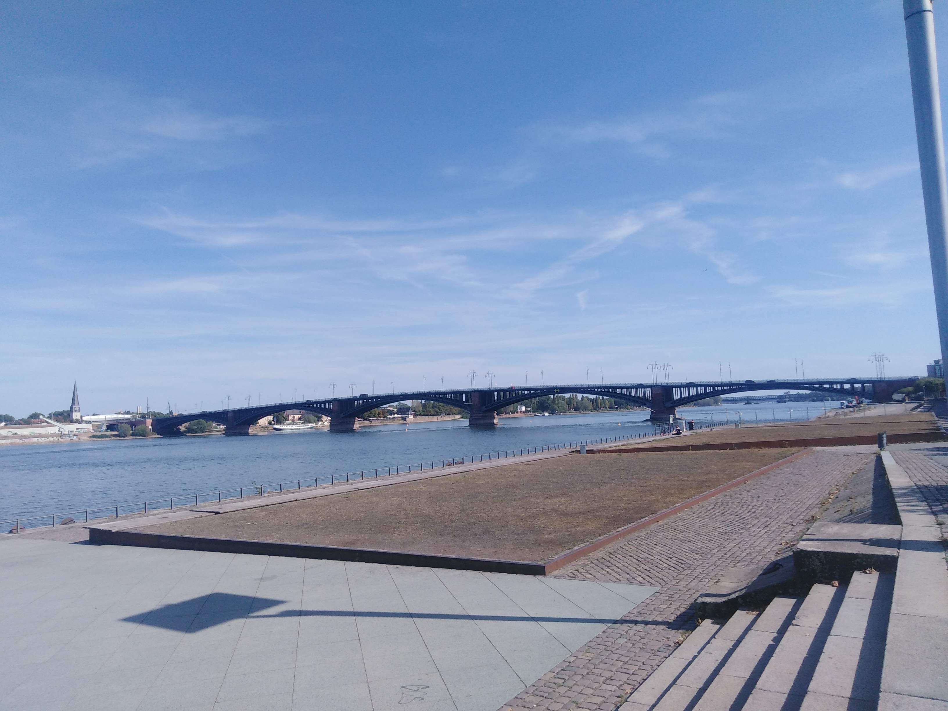 Theodor-Heuss Bridge (Mainz-Wiesbaden) - Wiesbaden