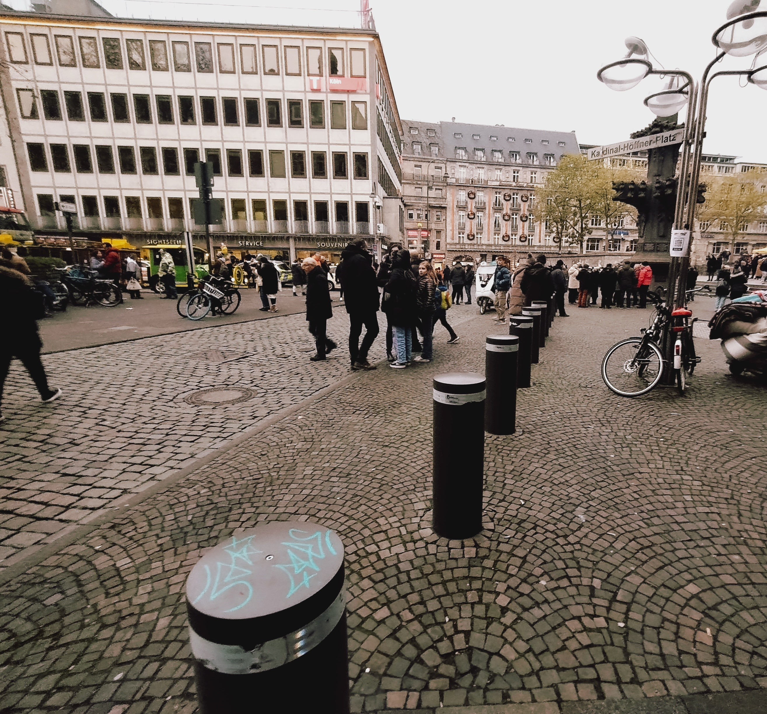 Kardinal Höffner Square - Cologne
