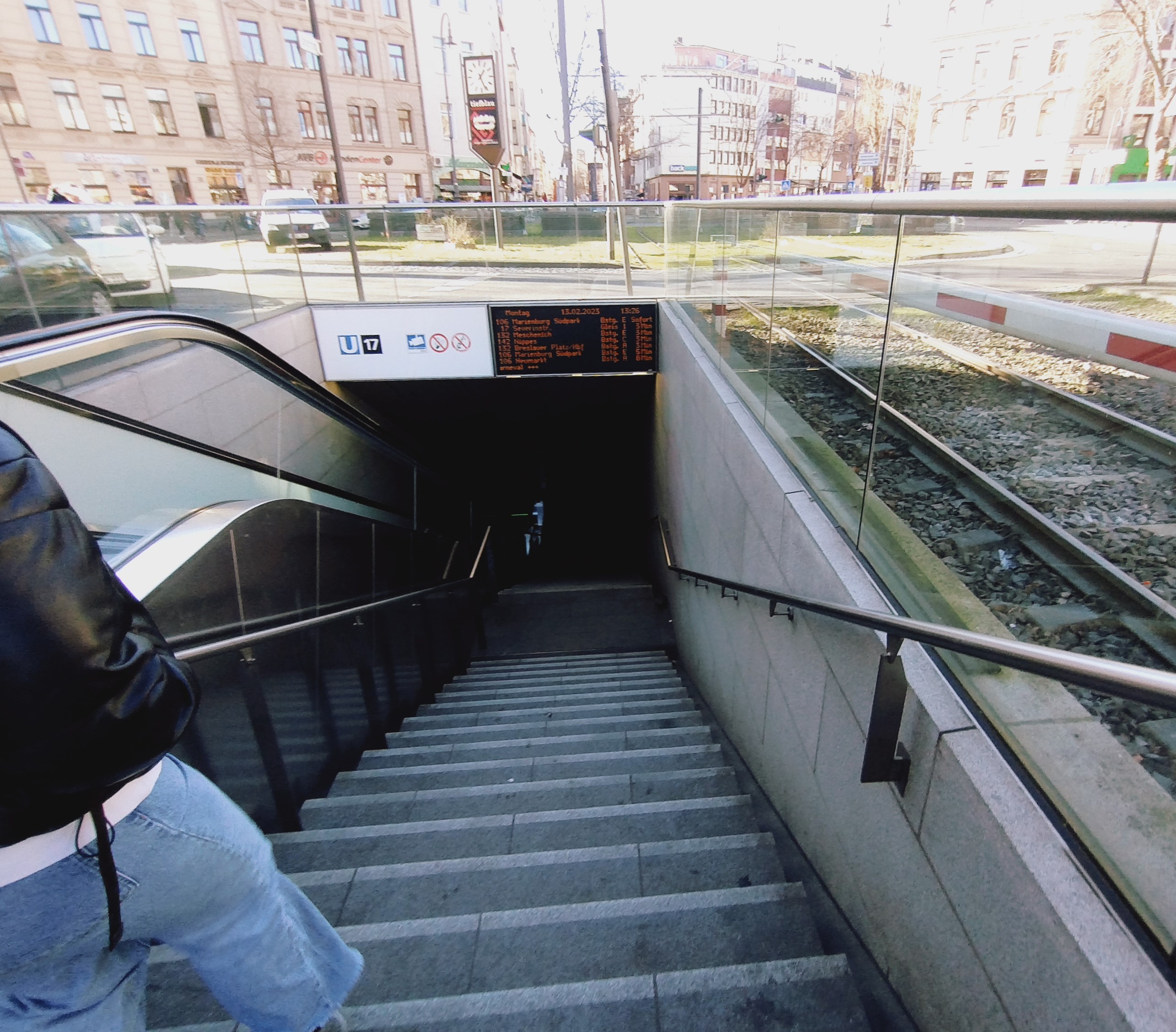 Abgang zur U-Bahn-Station Chlodwigplatz - Köln