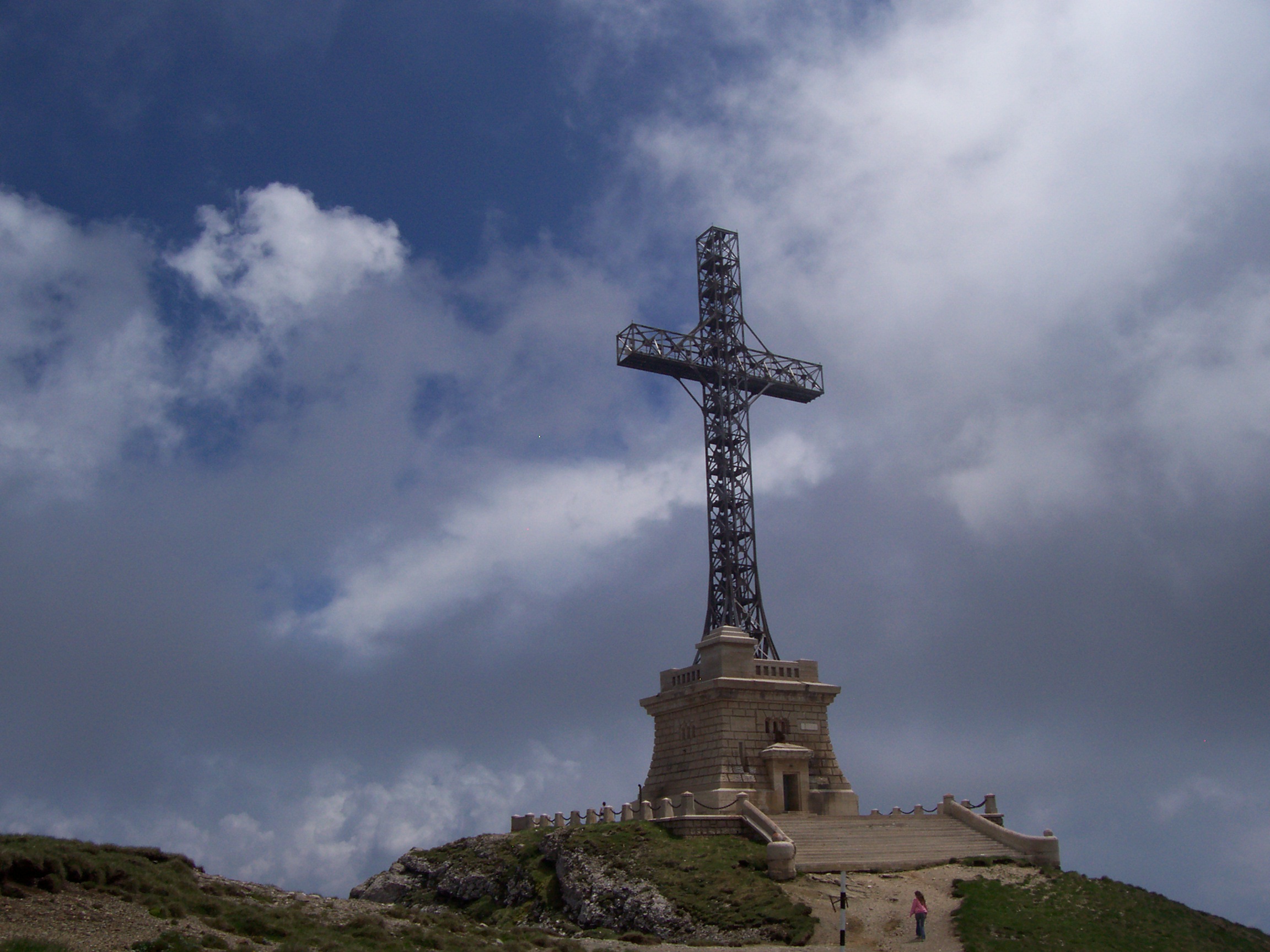 Heroes' Cross