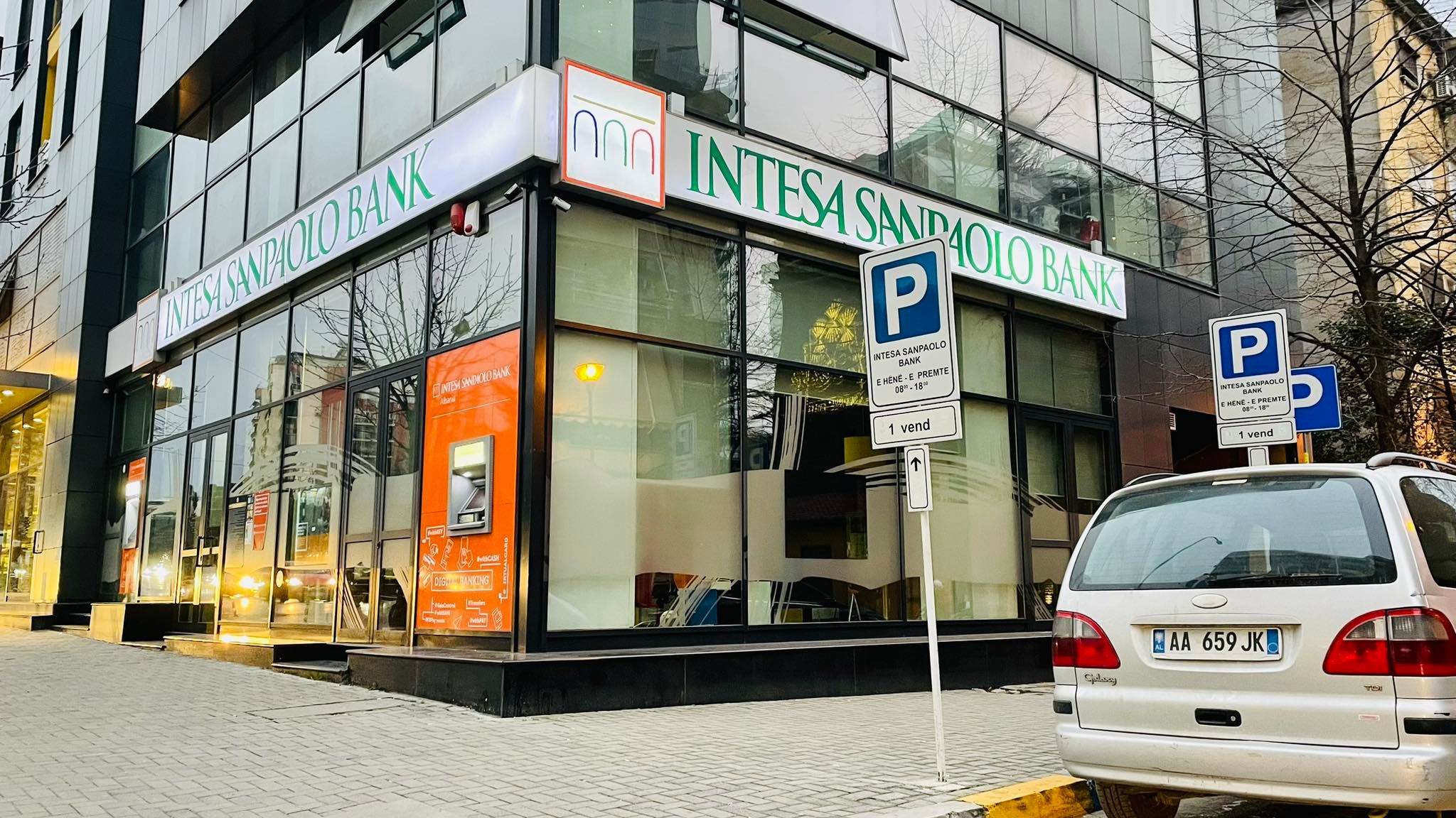 Intesa Sanpaolo Bank - Tiranë