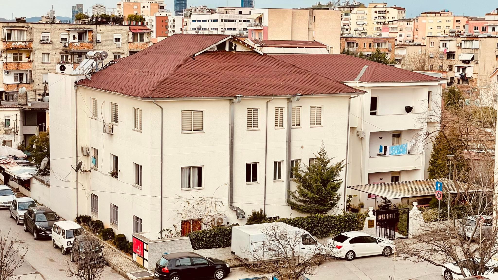 Azili i pleqve - Tiranë