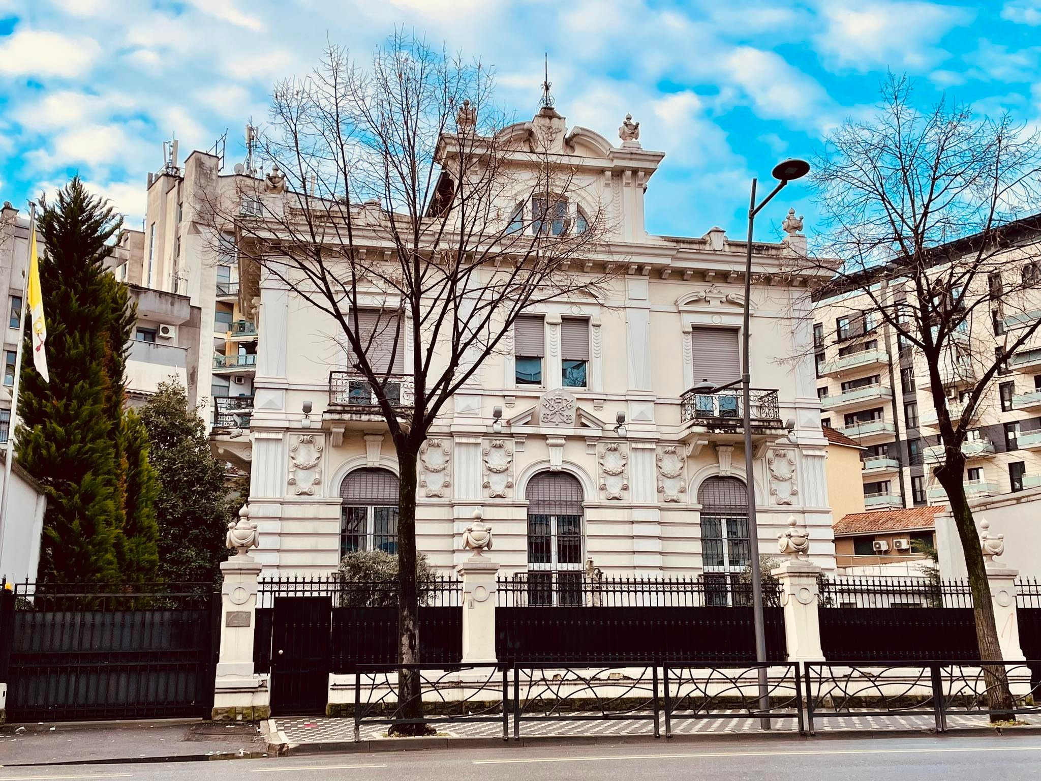 Ambasada e Vatikanit - Tiranë