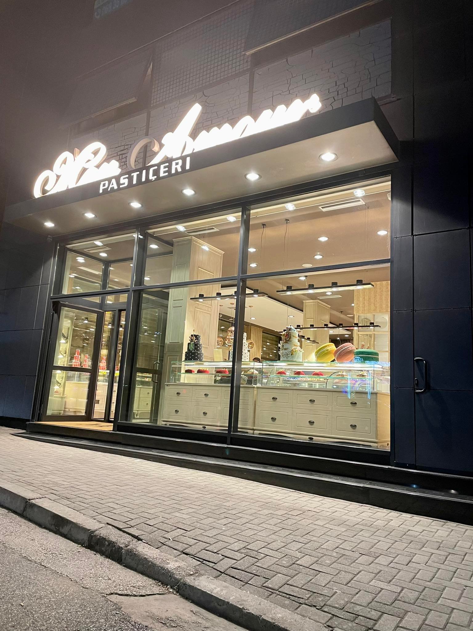 Pastiçeri Mon Amour - Tiranë