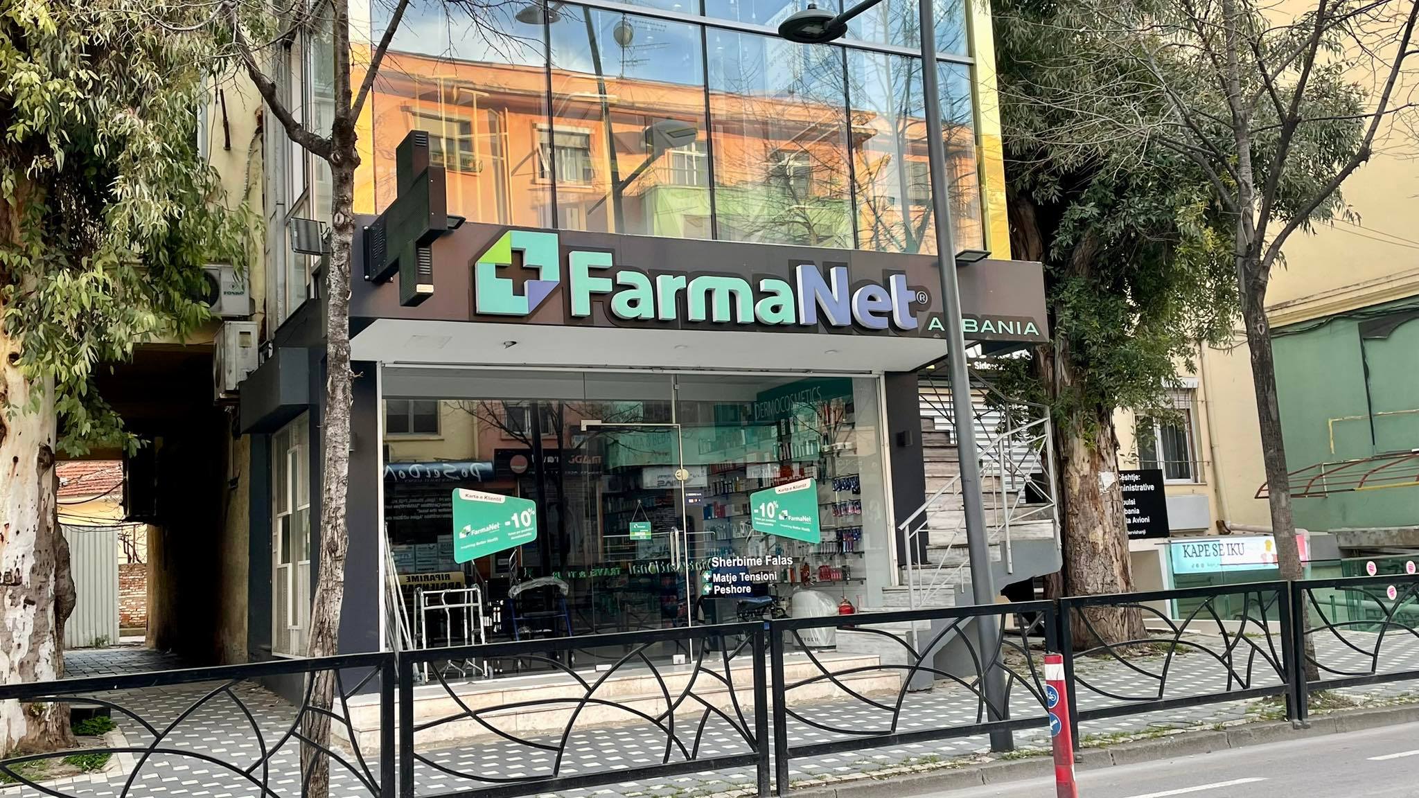Farma Net + Fashion Zone - Tirana | pharmacy, clothing store