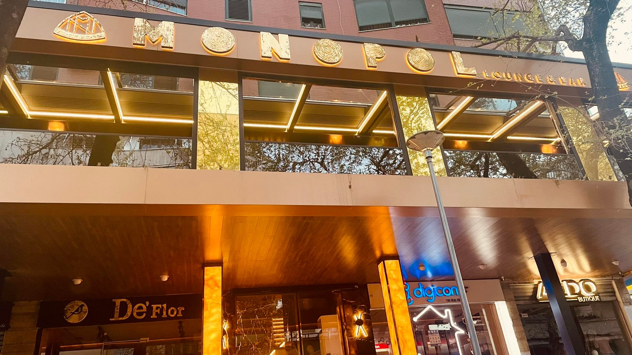 Monopol Lounge - Tirana