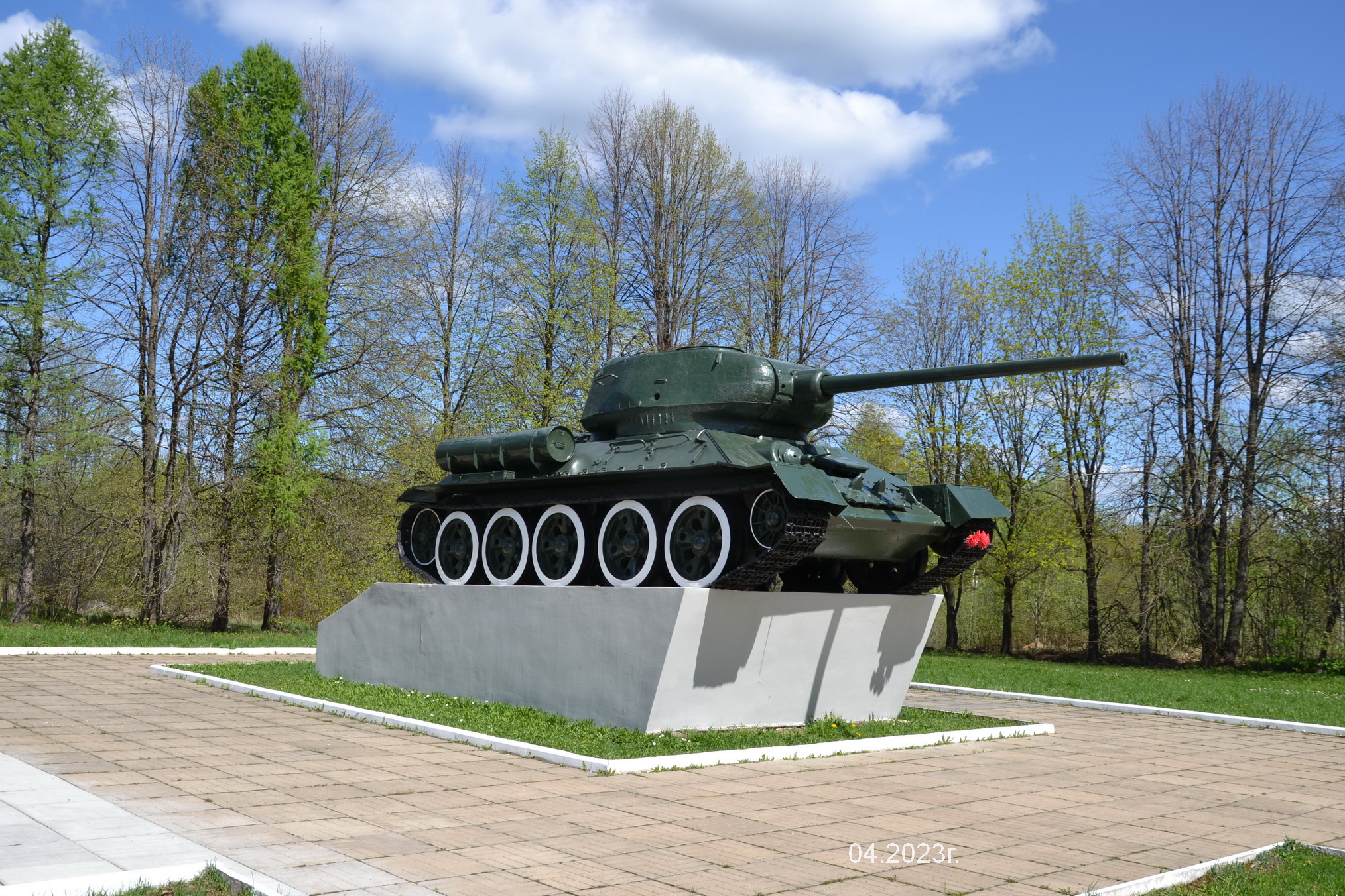 T-34-85 - Зайцева Гора | war memorial (en), tank on display (en), Great ...