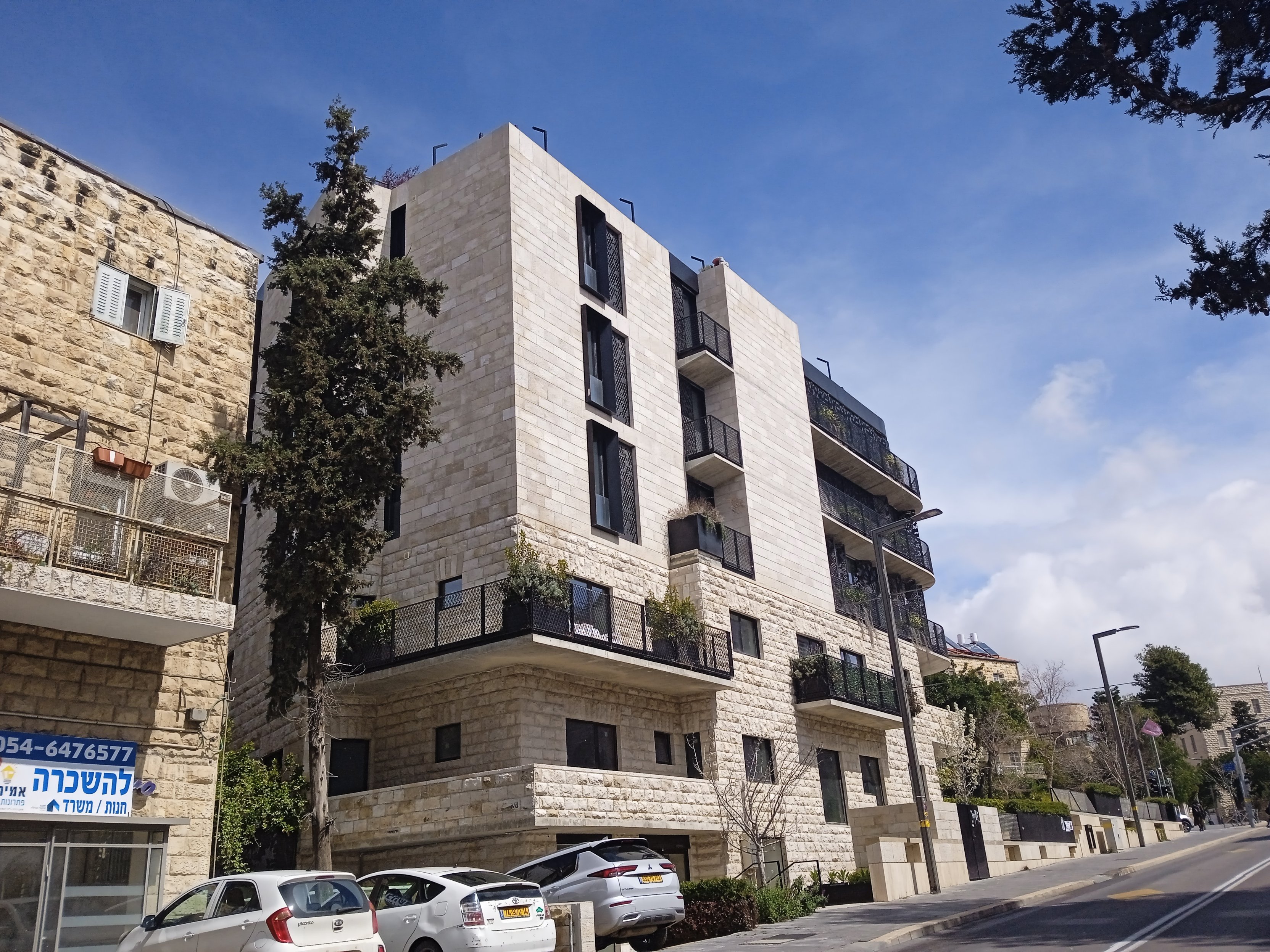 Azza, 12 - Jerusalem | apartment building