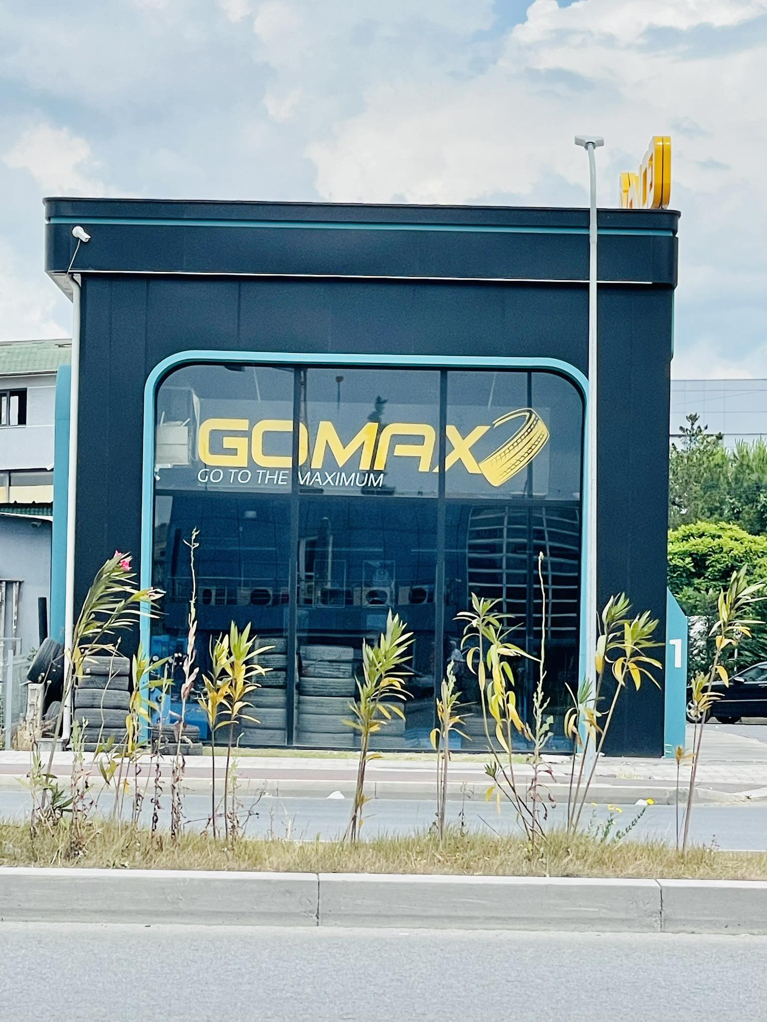 Gomax - Tiranë