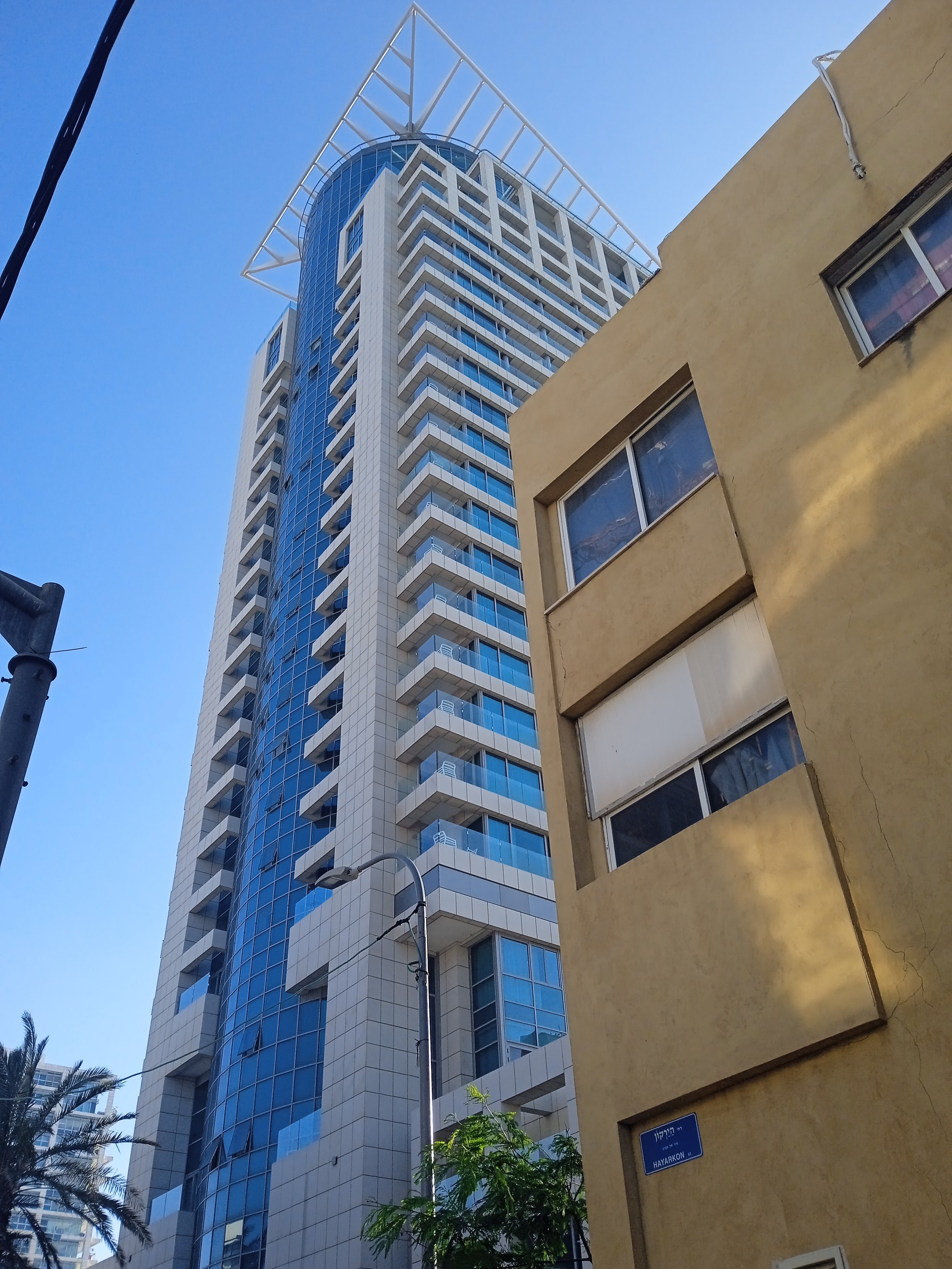 Sea One Tower - Tel Aviv-Yafo