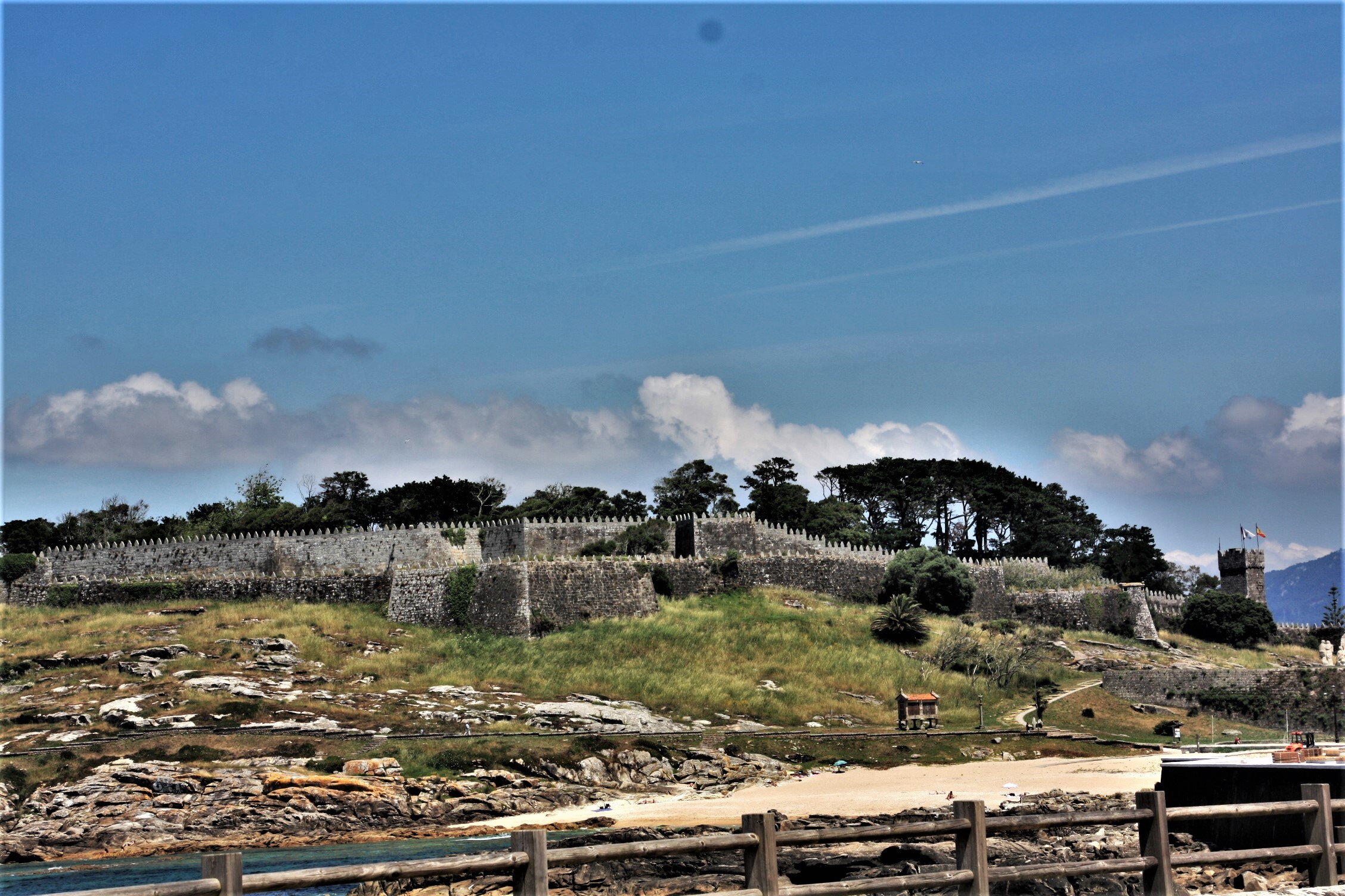 Fortaleza de Monterreal (Español)