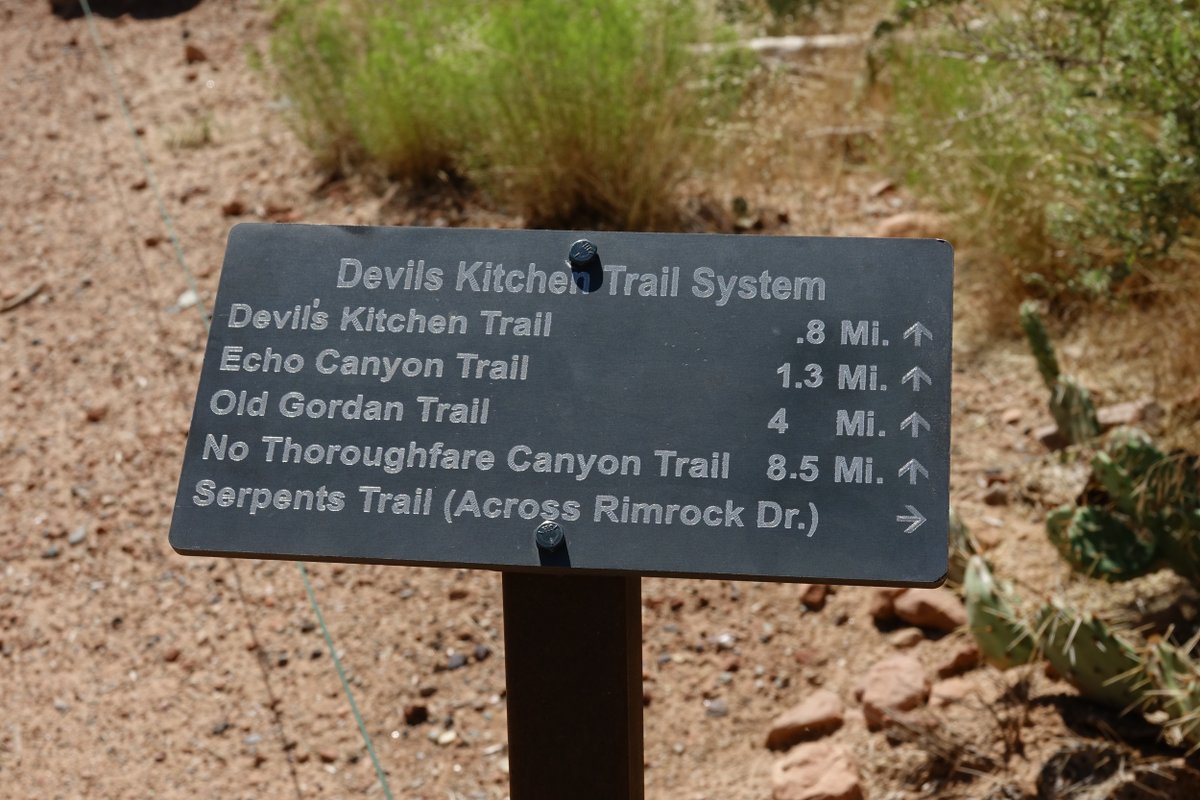 Trail-head for No Thoroughfare Canyon Trail, Old Gordon Trail, Devil's ...
