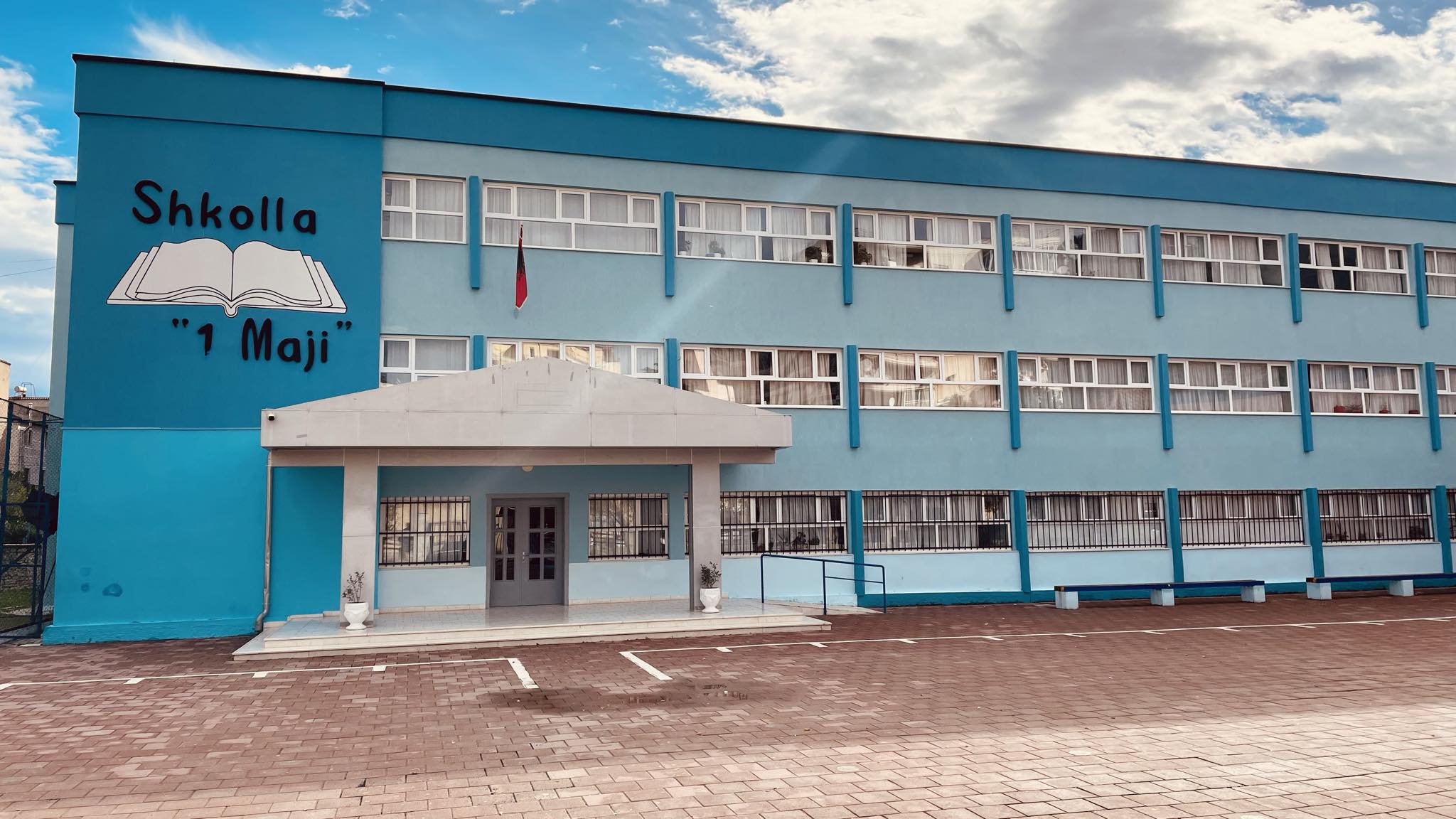 Shkolla 9-vjeçare "1 Maji" - Berat (Shqip)