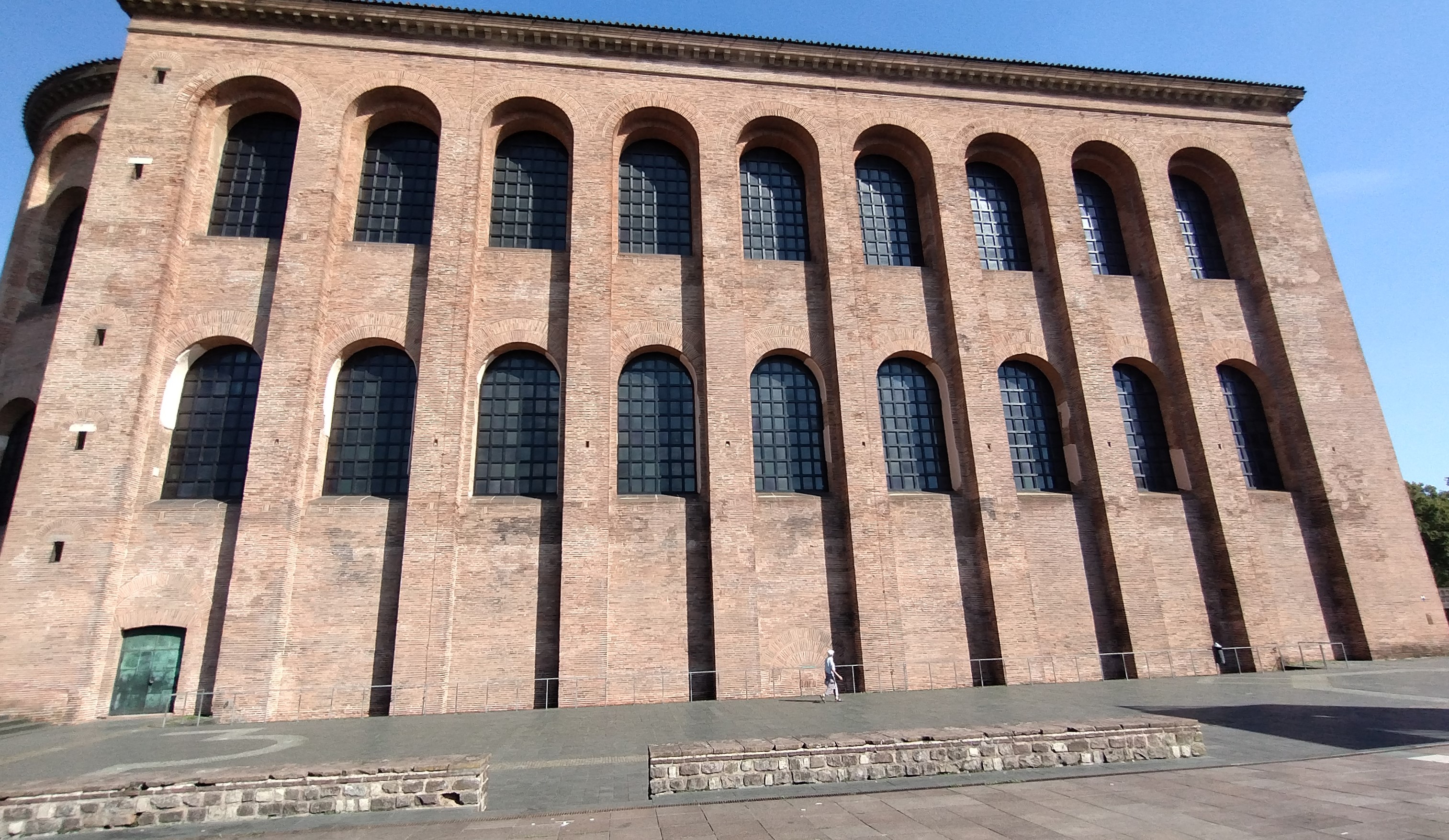Constantine's Basilica - Trier | place with historical importance ...