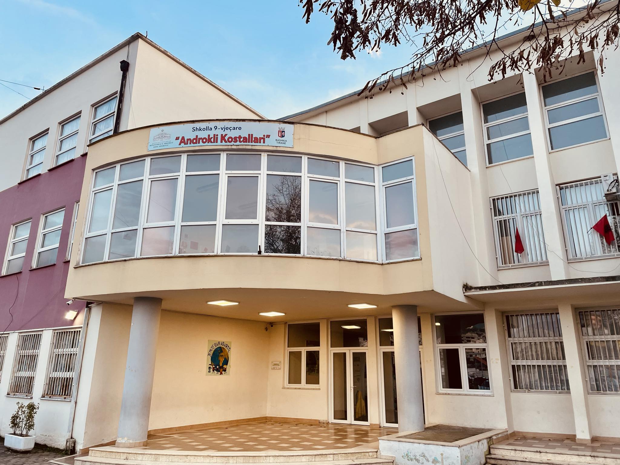 Shkolla 9-vjeçare "Androkli Kostallari" - Tirana