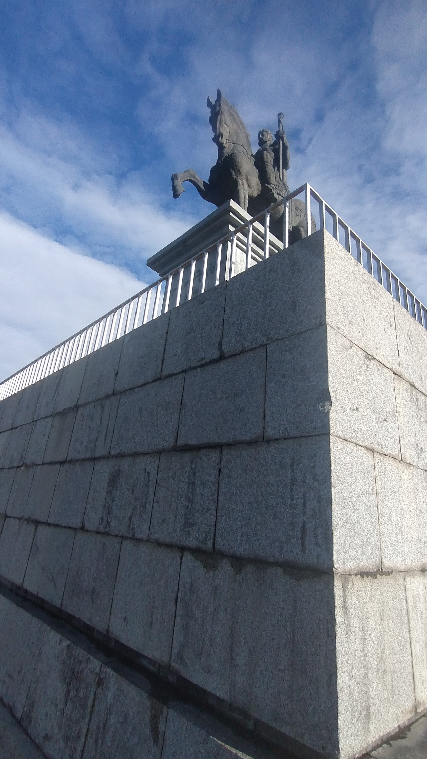 David The Builder Statue - Kutaisi