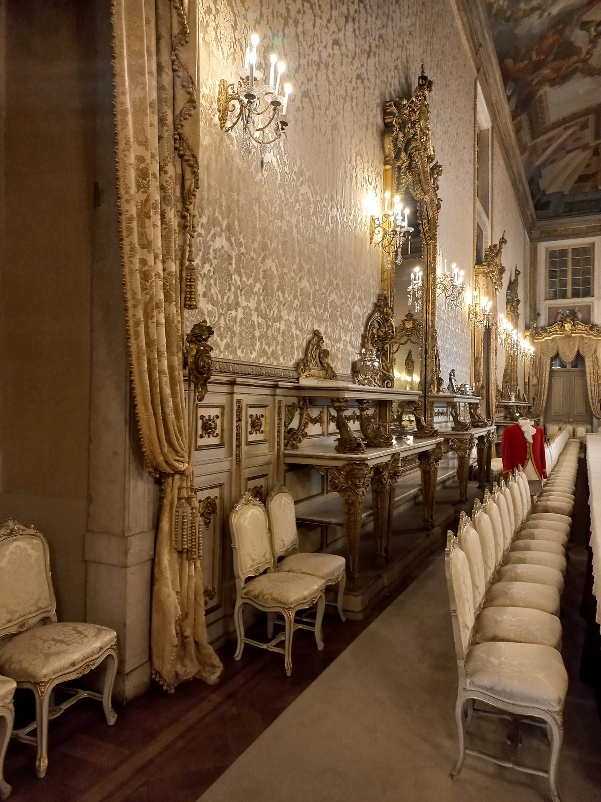 The grand dining hall - Lisbon