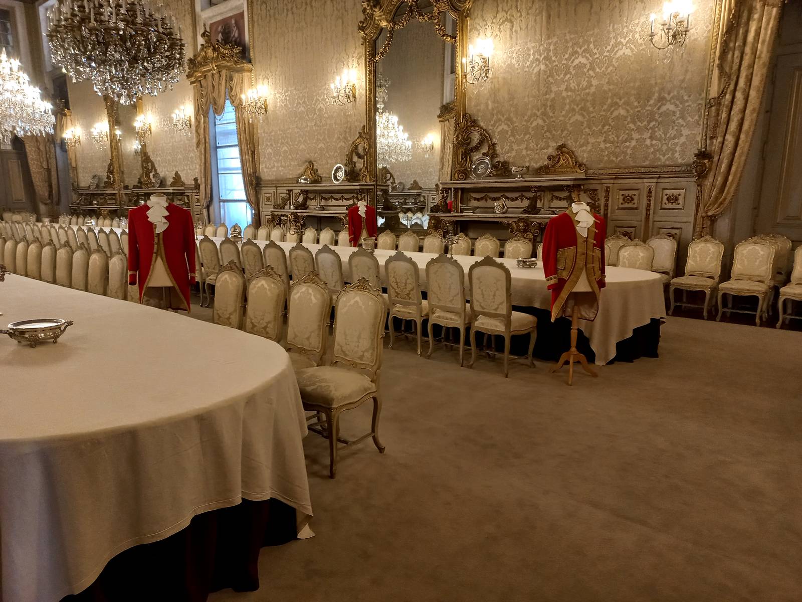 The grand dining hall - Lisbon