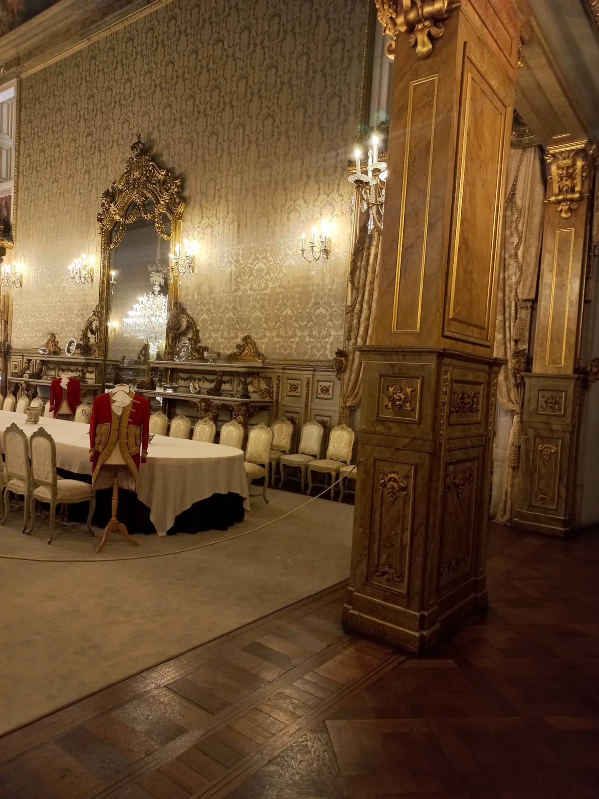 The grand dining hall - Lisbon