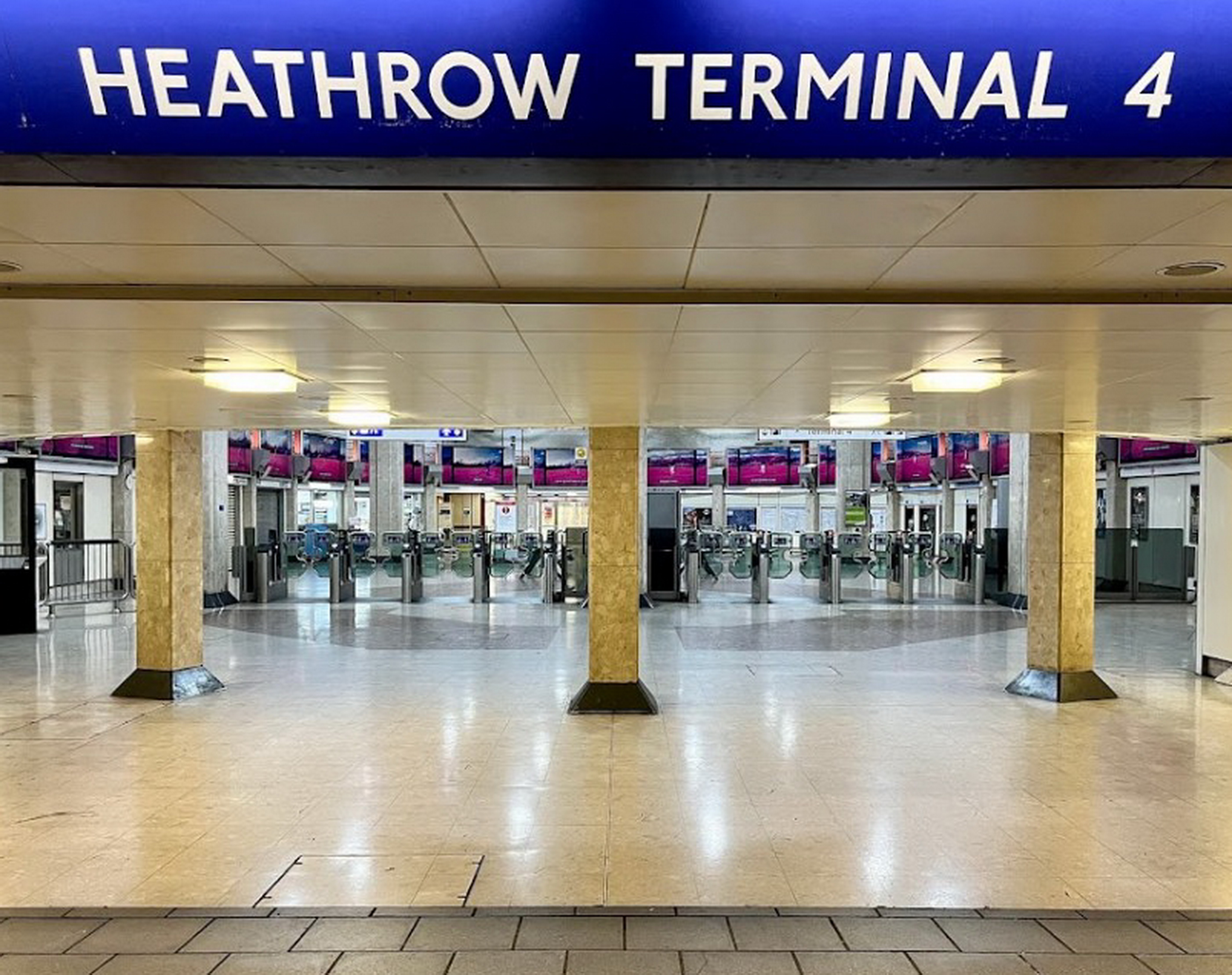 Terminal 4 | 1986_construction, airport terminal