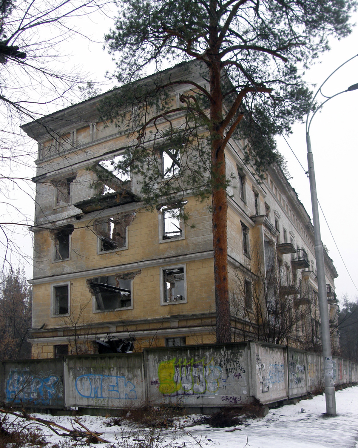 Building in poor condition - Kyiv
