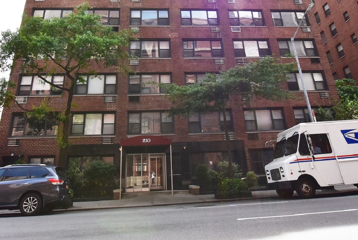 210 East 36th Street | apartment building