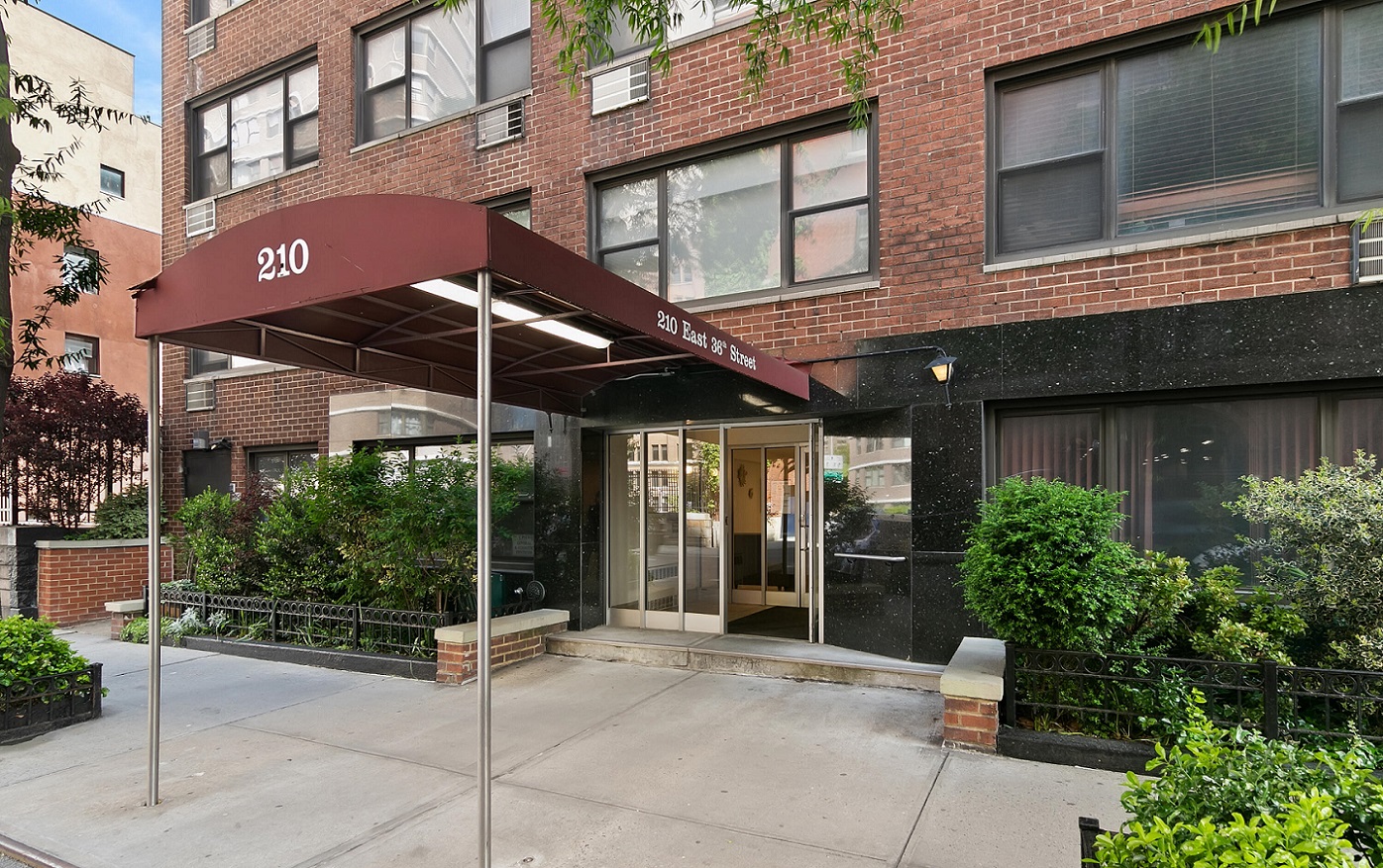 210 East 36th Street | apartment building
