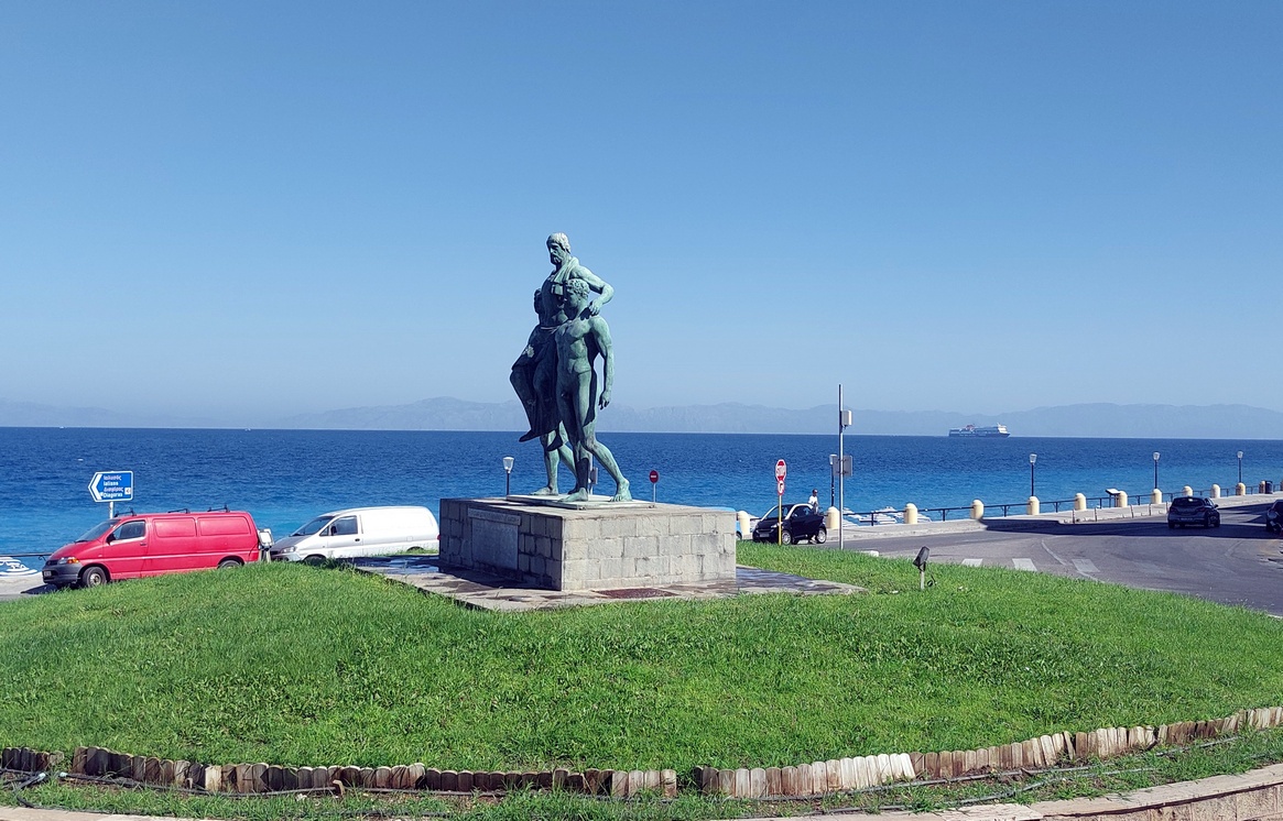 Statue Diagoras Monument - Rodos
