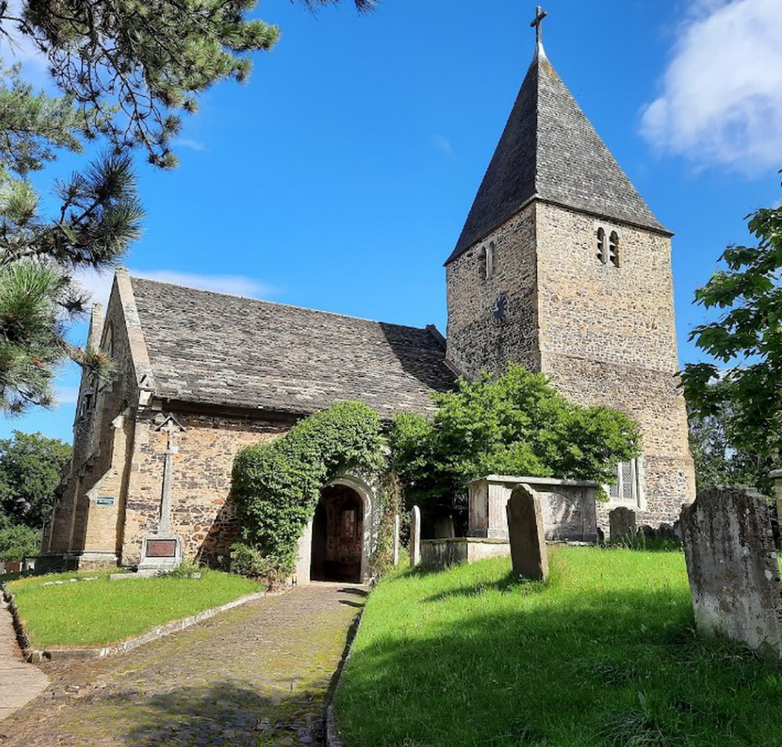 St. Peters Church, Limpsfield - Limpsfield