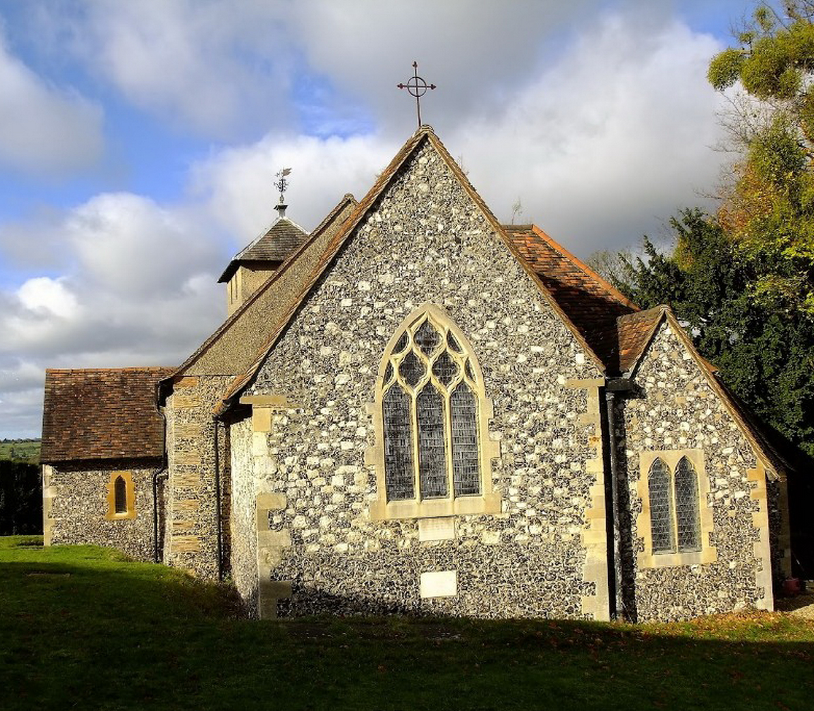 St Nicholas Churchyard