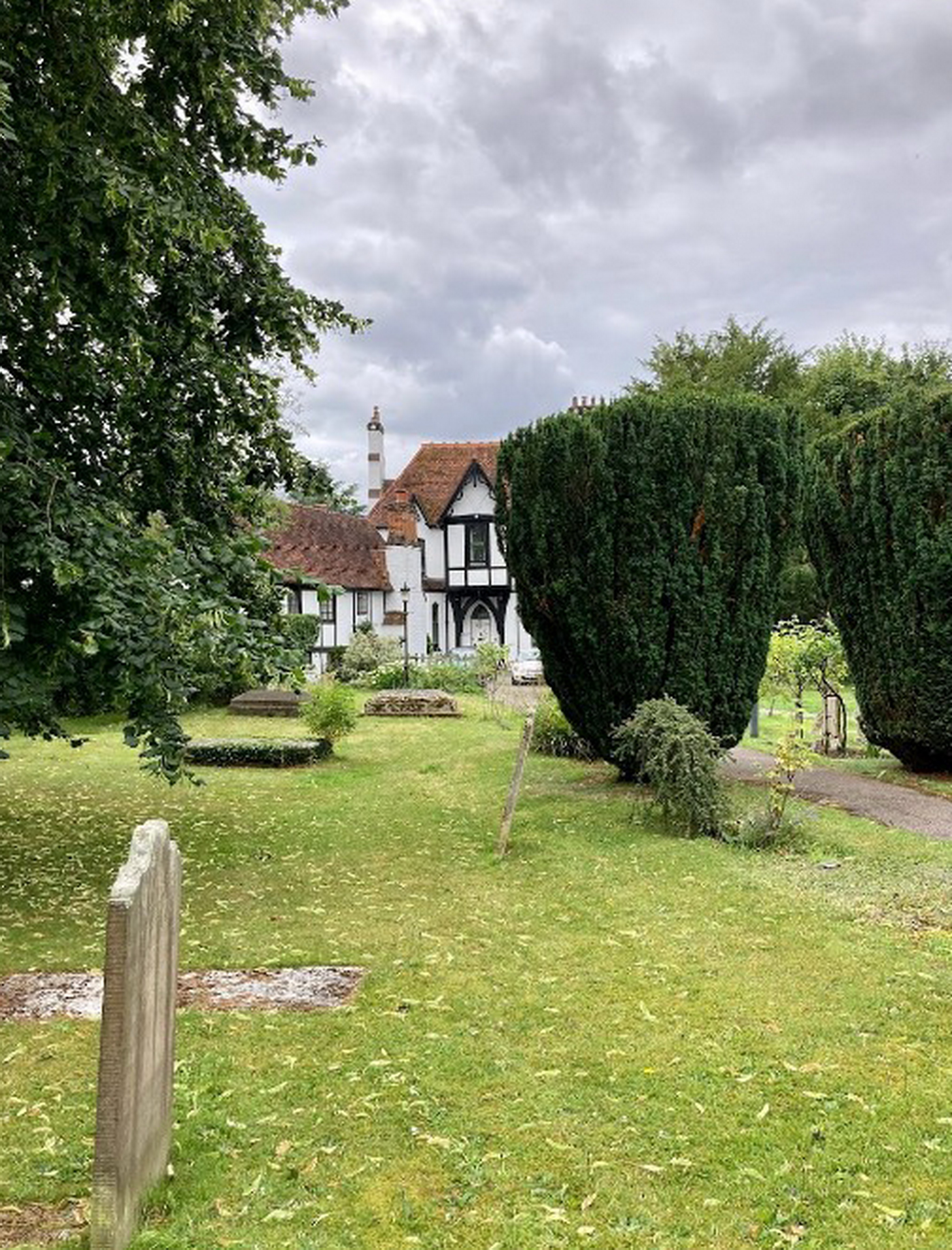 Holy Trinity Churchyard - Cookham