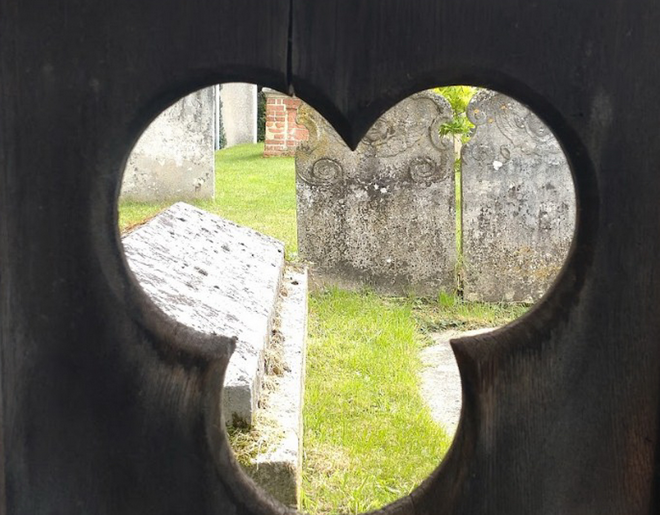 Holy Trinity Churchyard - Cookham