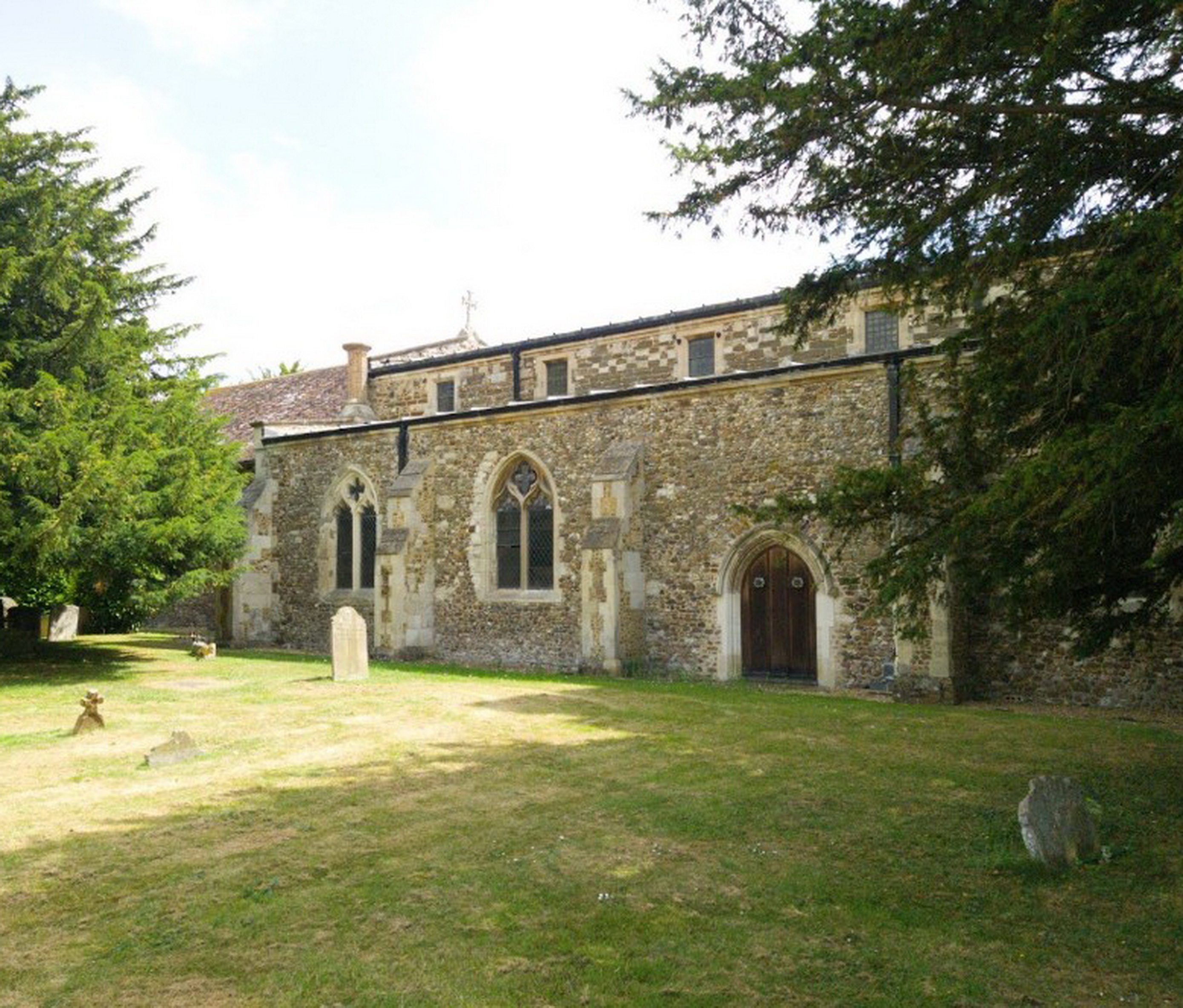 St. Nicholas Church Yard - Barton-le-Clay