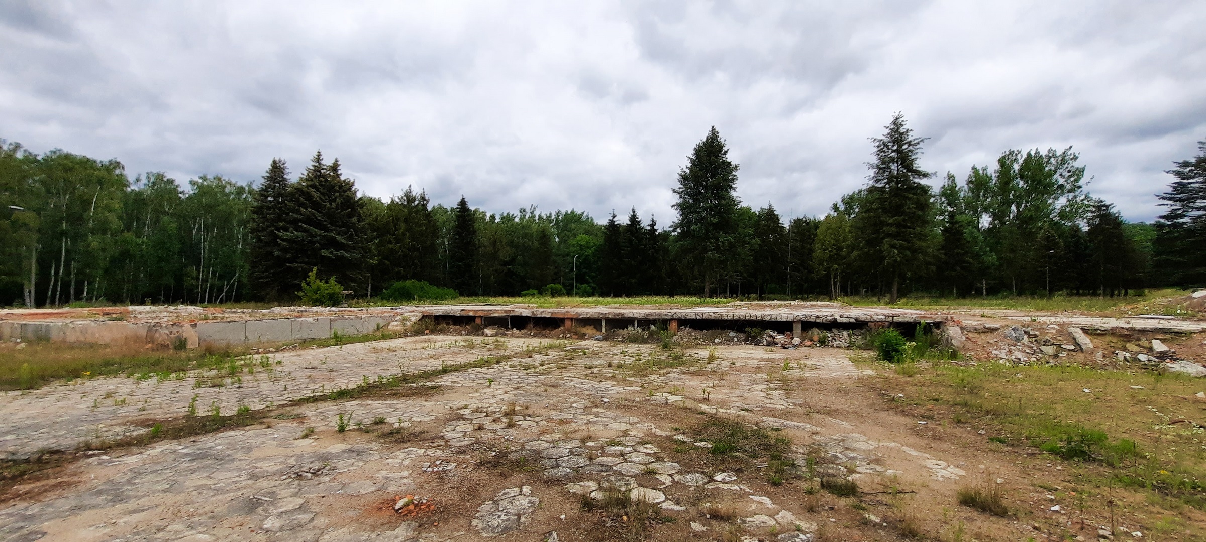 RCN Konstantynow Transmitter Building | abandoned / shut down, radio ...