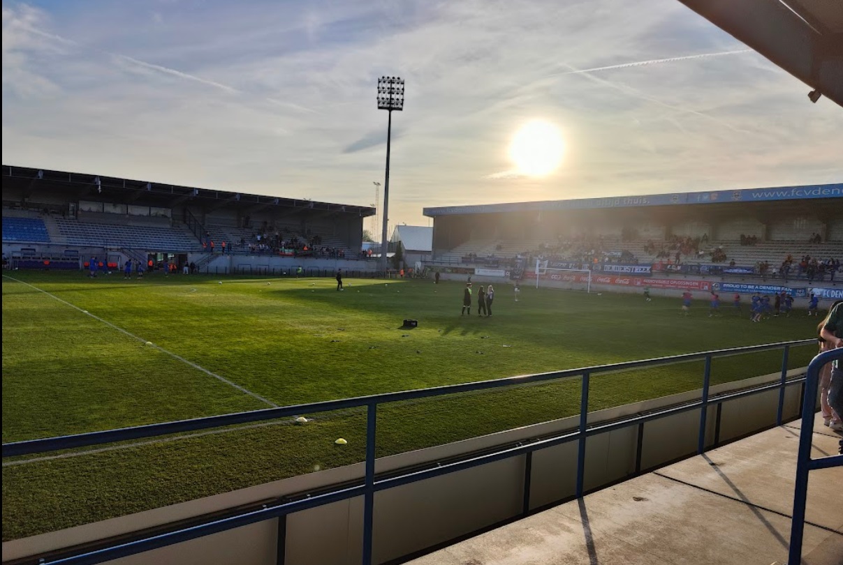 Van Roystadion - Denderleeuw