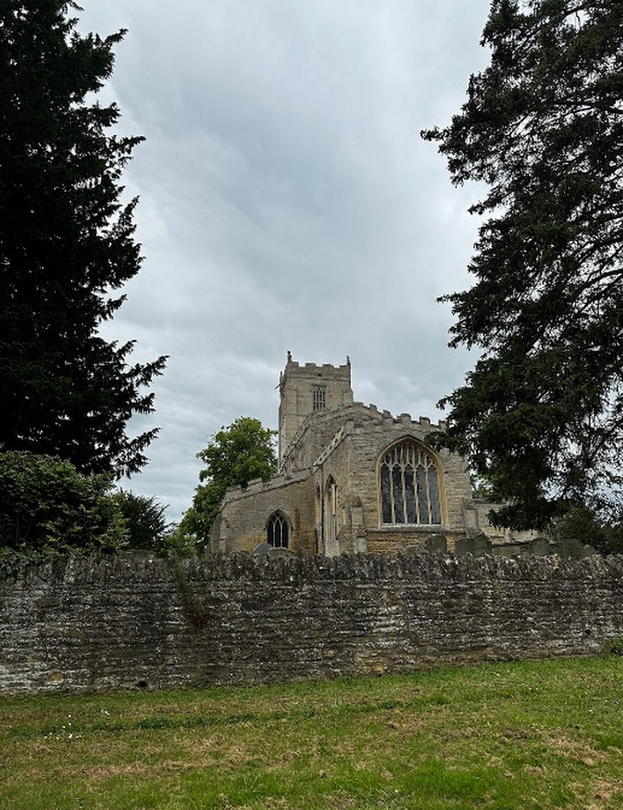 St Nicholas Churchyard - Glatton