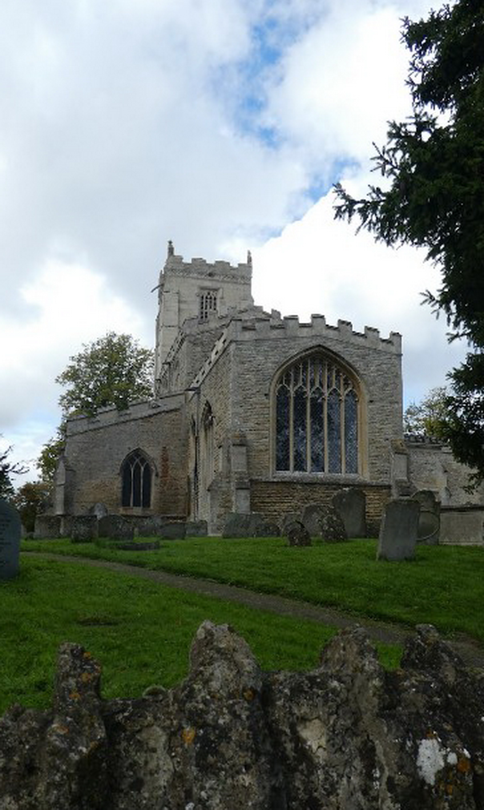 St Nicholas Churchyard - Glatton