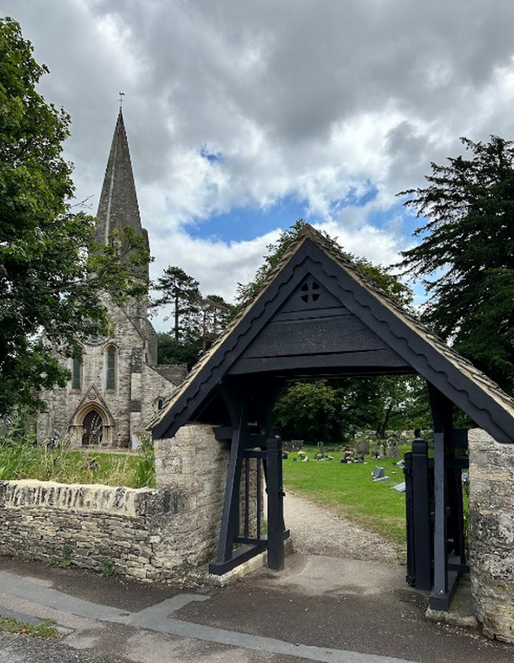 St Michael & All Angels Church, Leafield - Leafield
