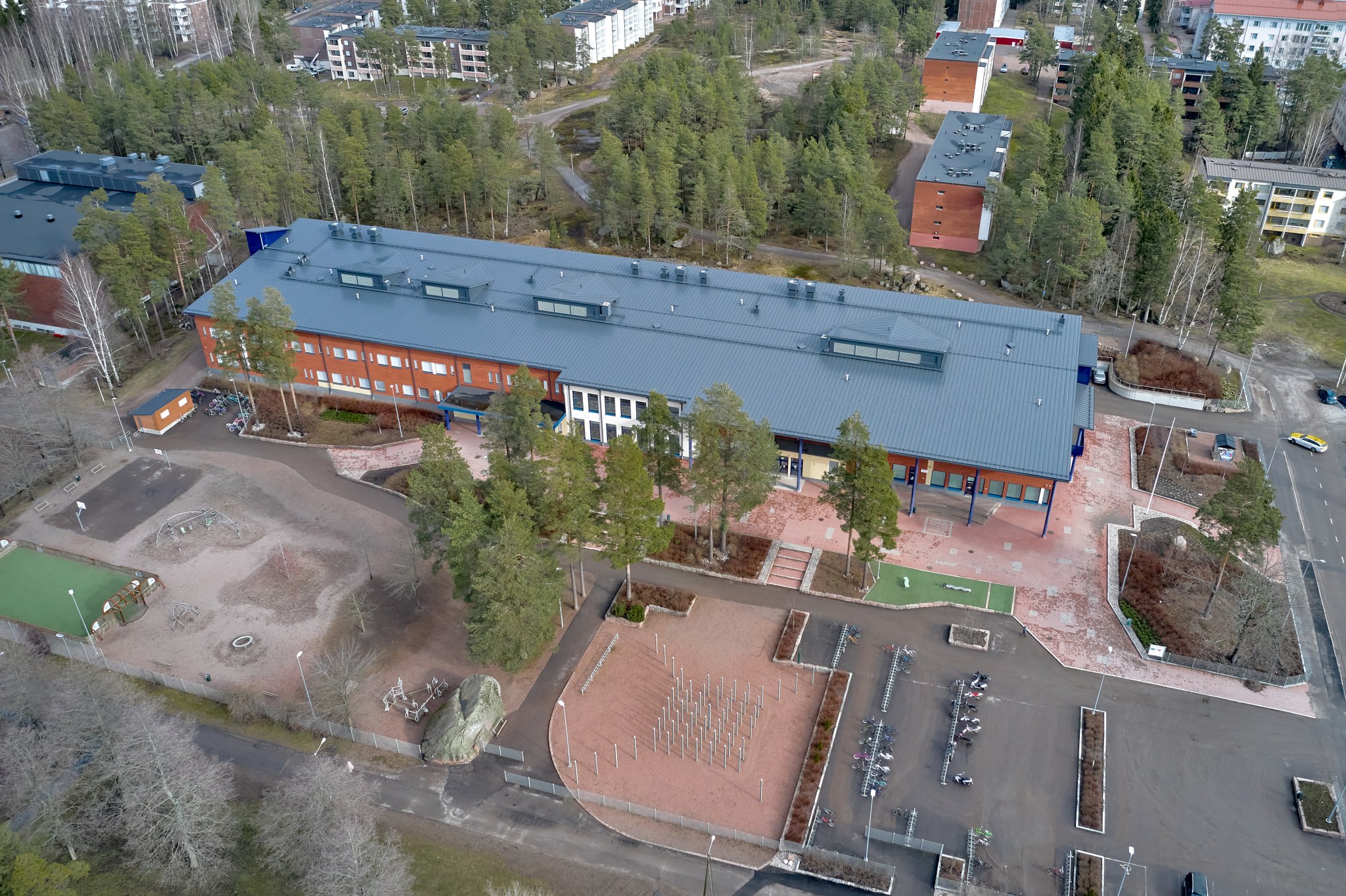 Karhuvuoren koulu - Kotka